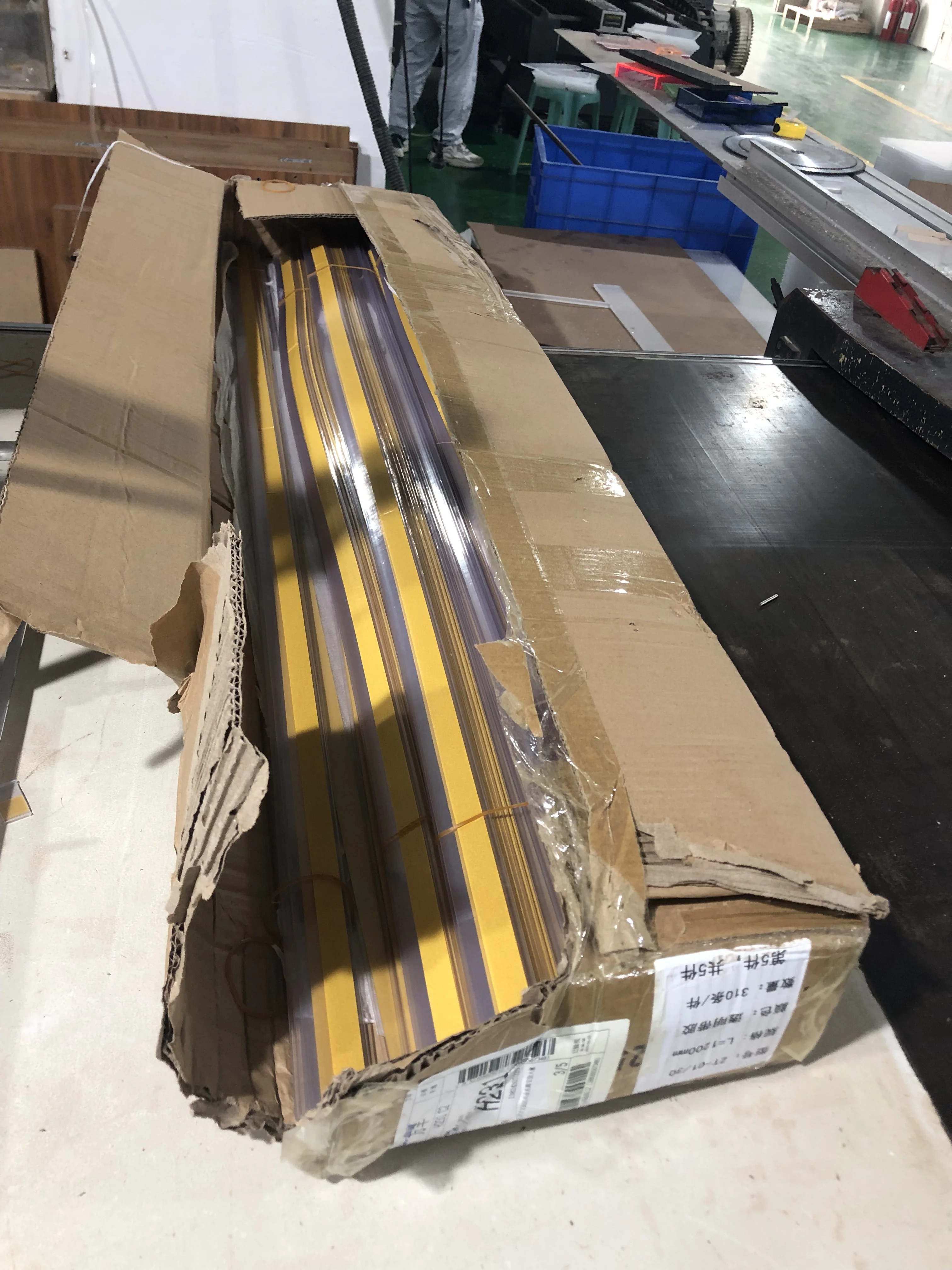 Extruded clear PVC Esl Label Hanger Double Inclination FLIP-UP Digital ...