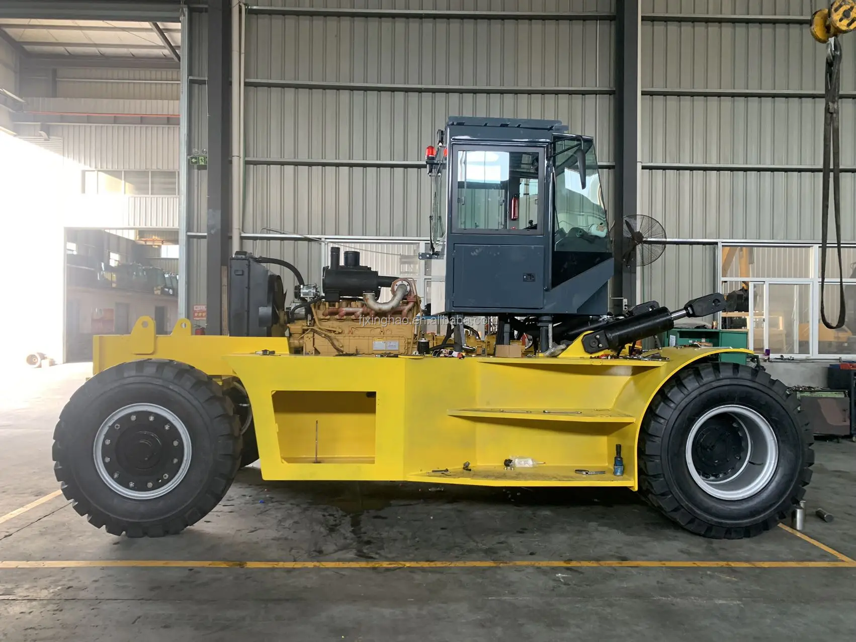 Xinghao Big Montacargas Forklift Truck 10 Ton 20 Ton 15 Ton 16 Ton ...