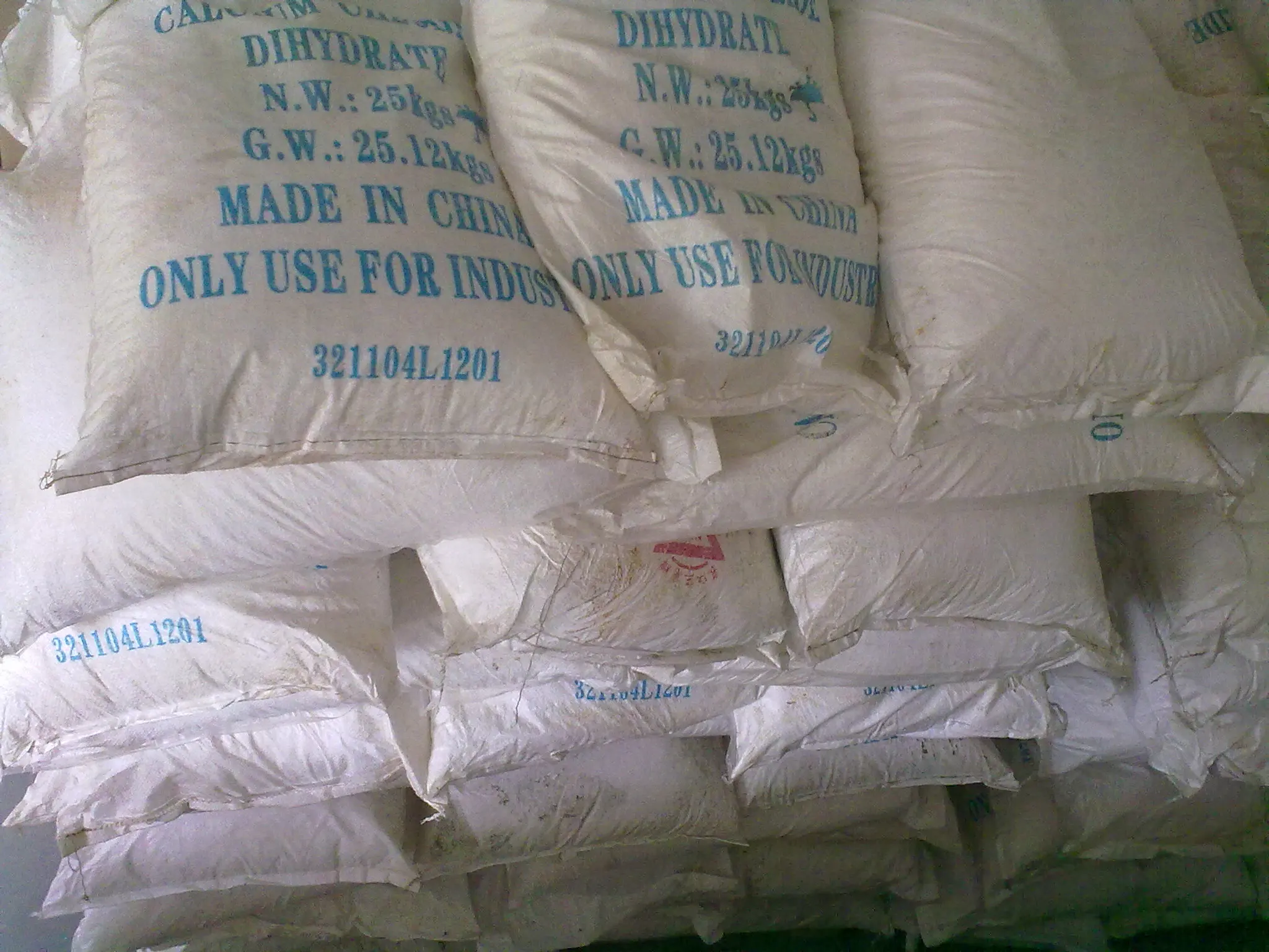 1 Ton Calcium Chloride Desiccant Cacl2 Raw Material Factory Direct Sell ...