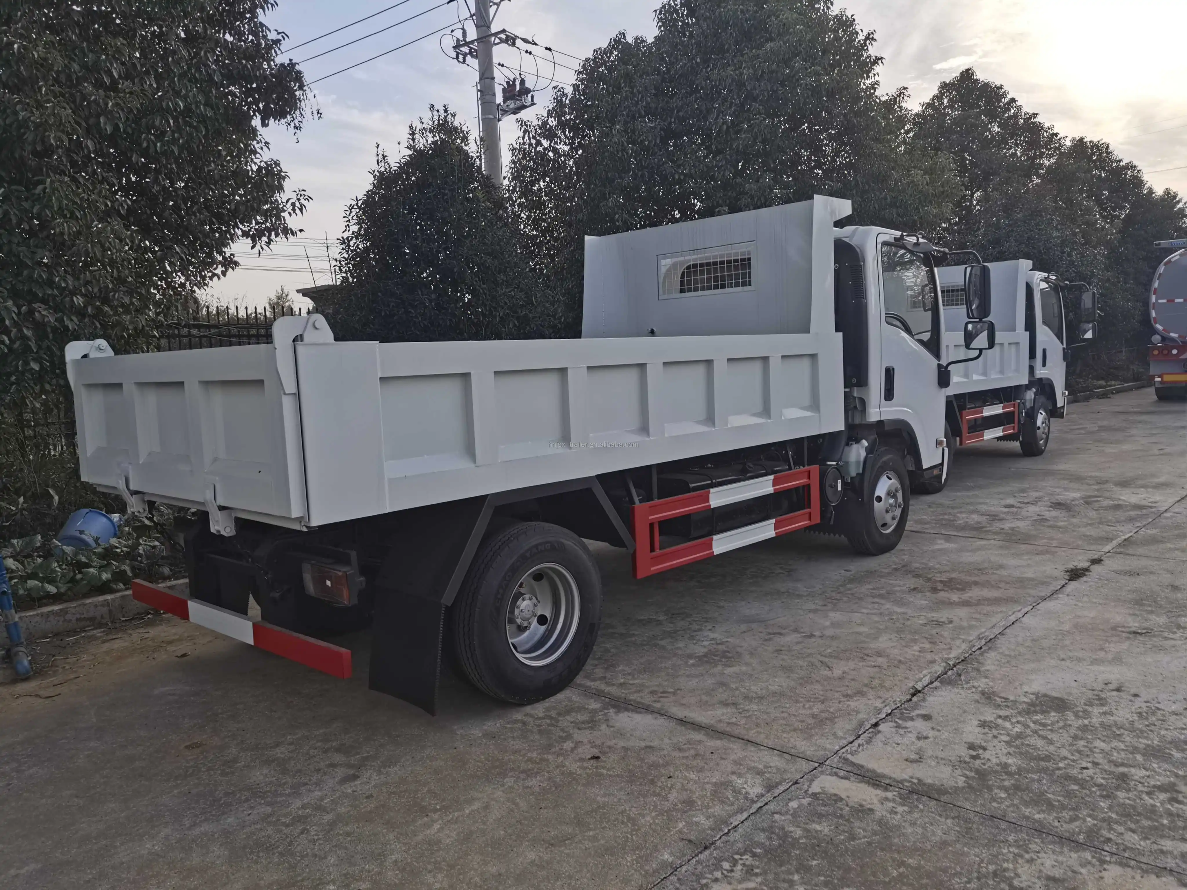 4x2 Dump Truck - 6 Ton Capacity with Reliable Performance