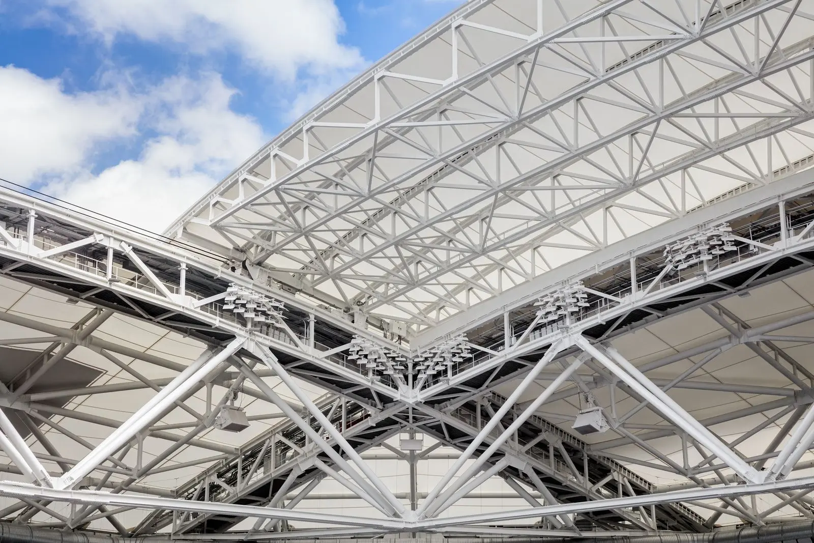 Prefabricated Wide Span Metal Frame Building Space Grid Steel Structure ...