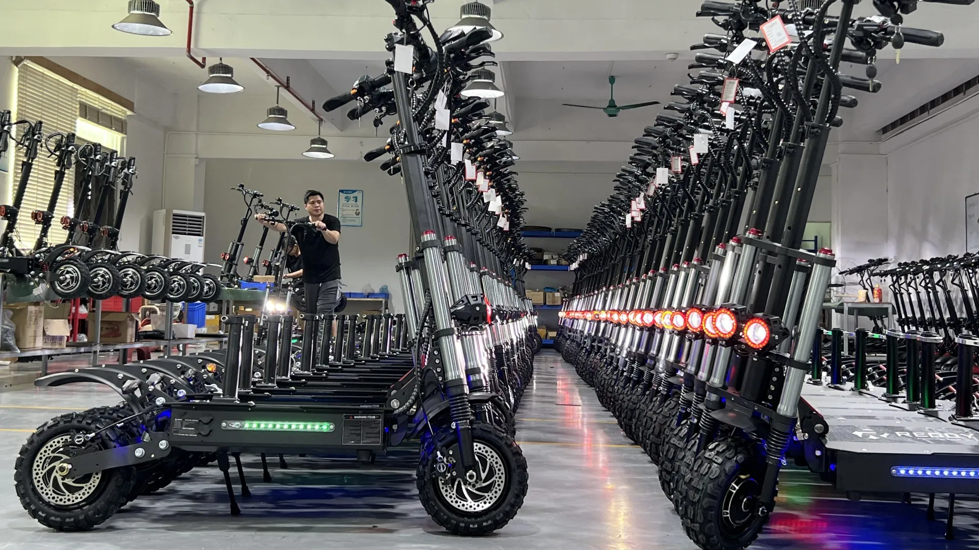 Gaeacycle S3 60v 38ah Fast Electric Scooter 50 Mph Powerful 5600w Dual Motor 11" Off Road E ...