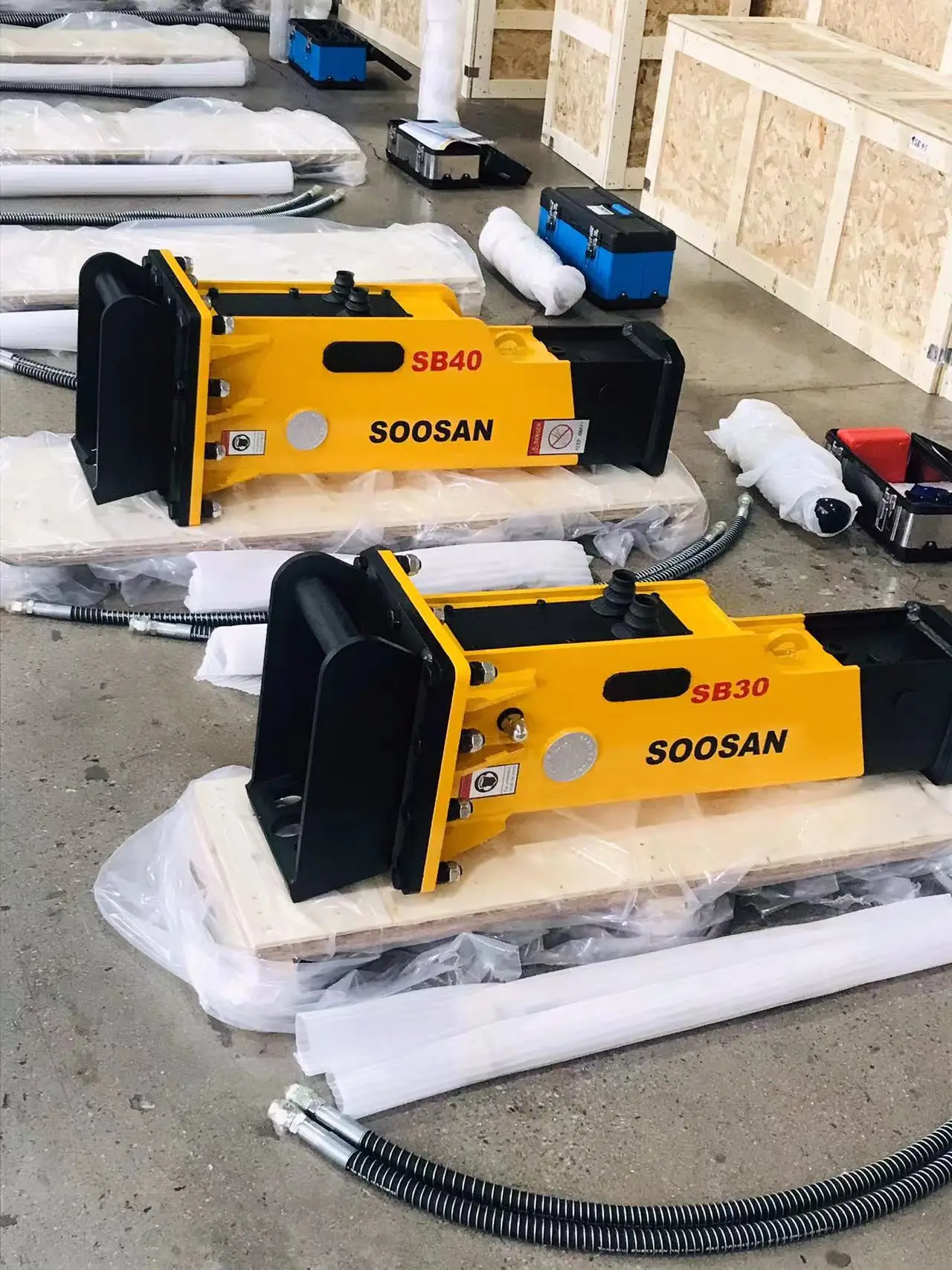 SOOSAN Hydraulic Breaker - Model SB40 Box Type Silence| Alibaba.com