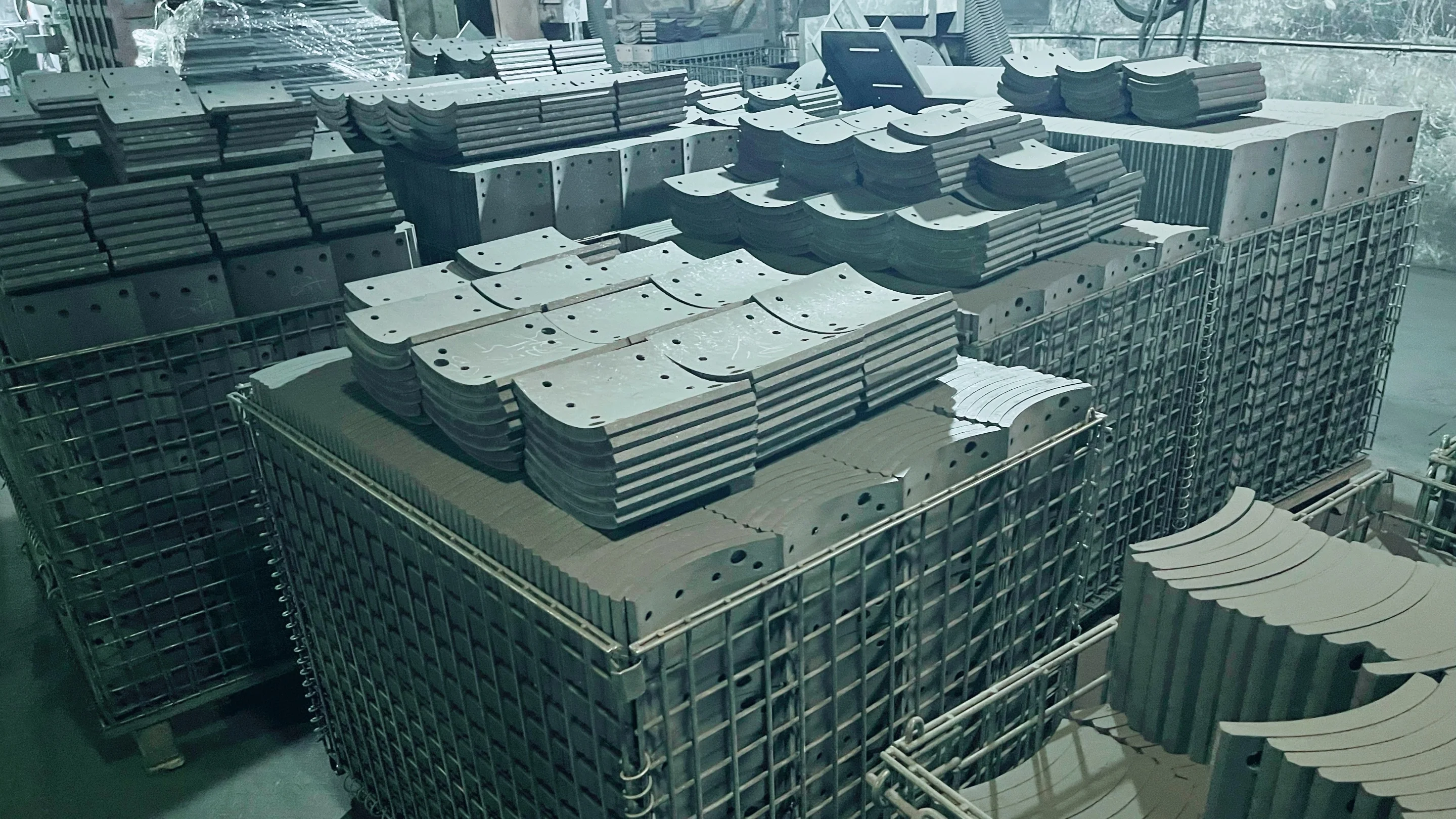 Freightliner 19246 Heavy Truck Brake Lining NAO Semi-Metal New Factory ...