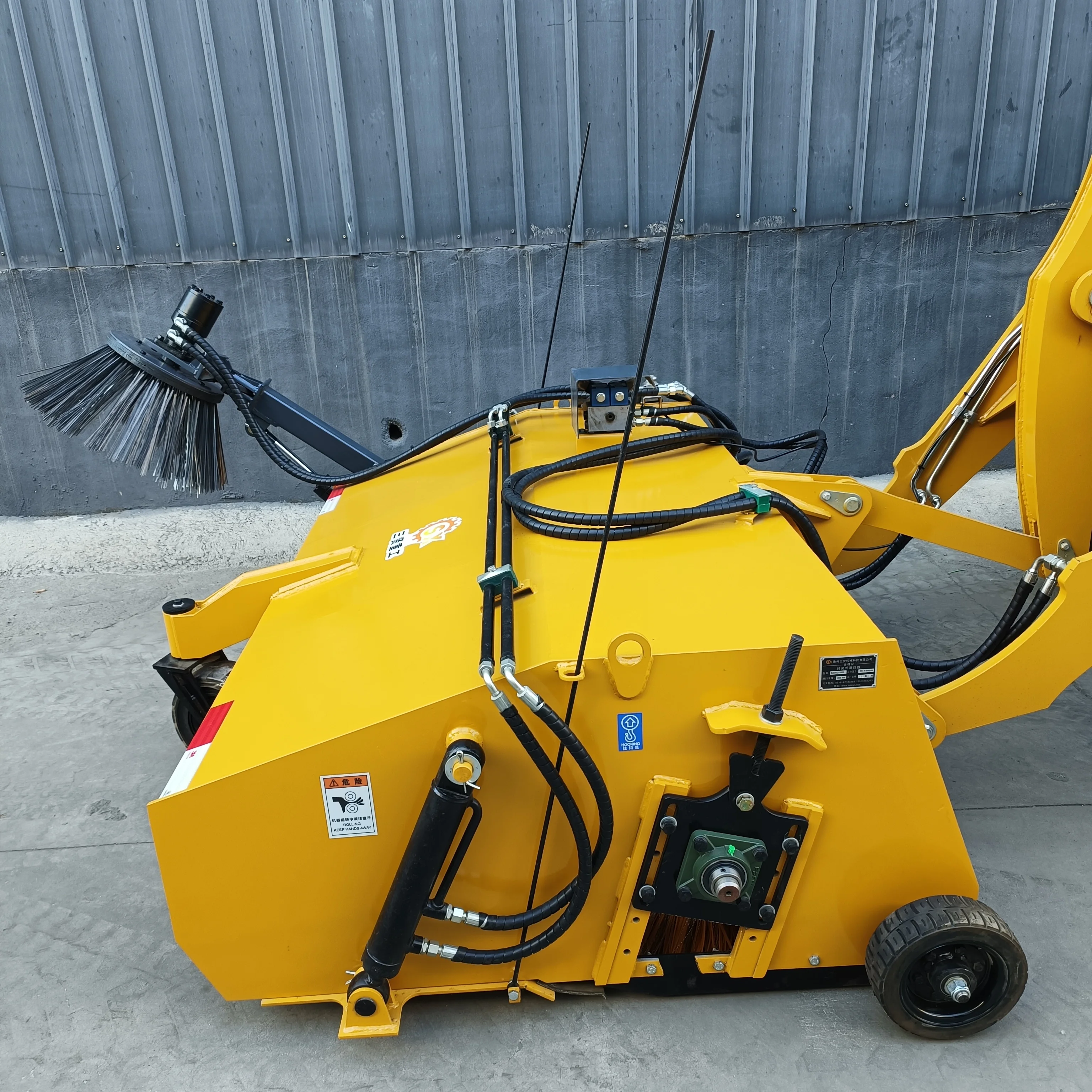Heavyduty Forward Sweeper Road Sweeper Machine for Wheel Loader Use on ...