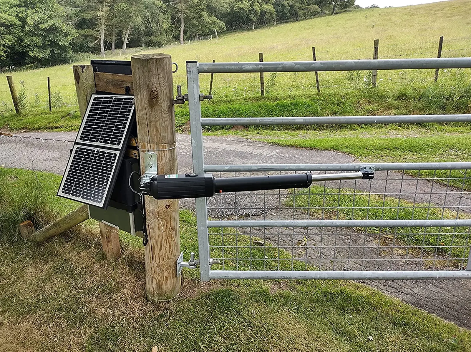Lift Lock Master Swing Solar Gate Opener Operator with Solar Panel ...
