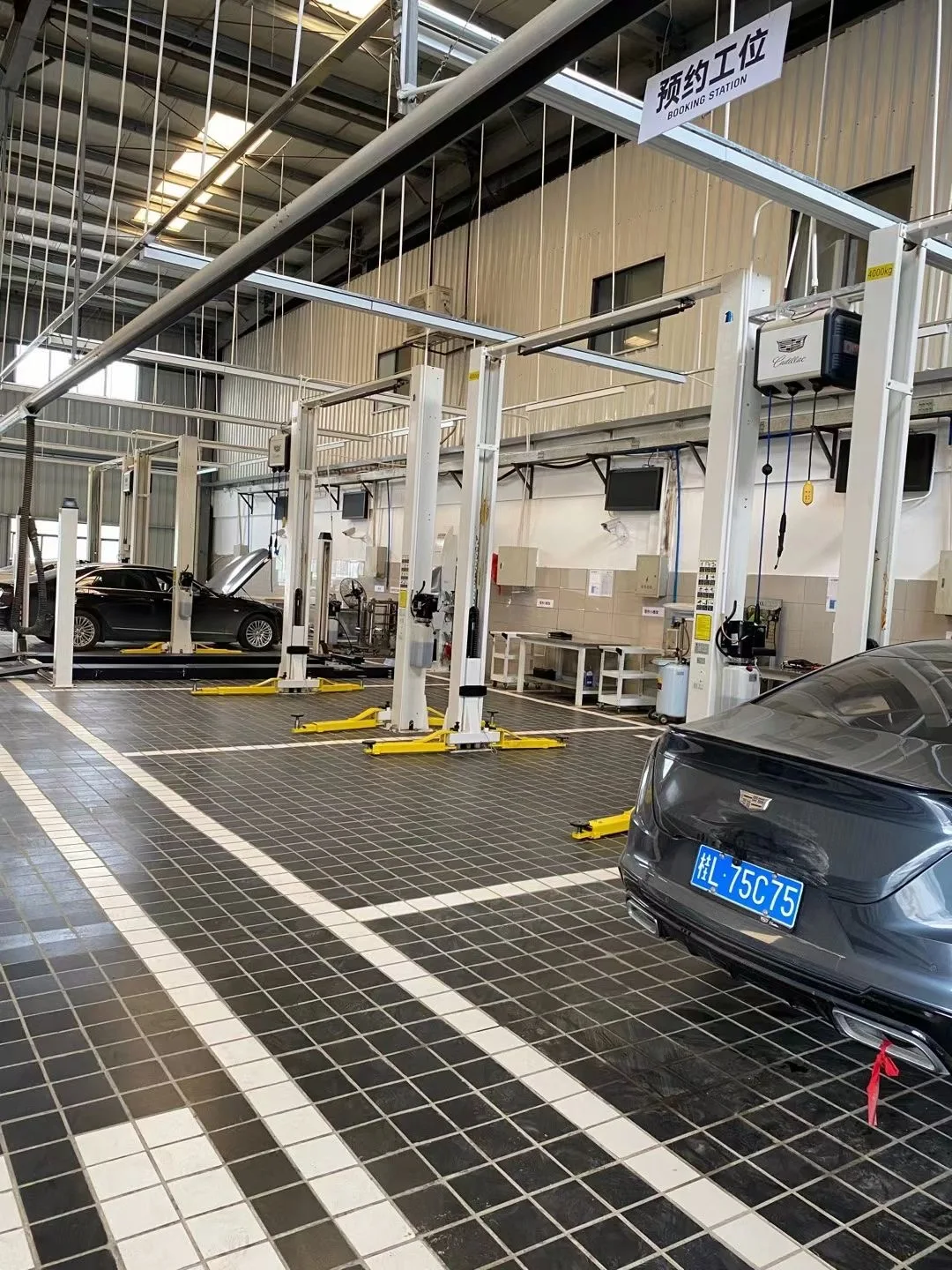 Baohua 2 Post Car Lift - Efficient Auto Lift Garage Equipment