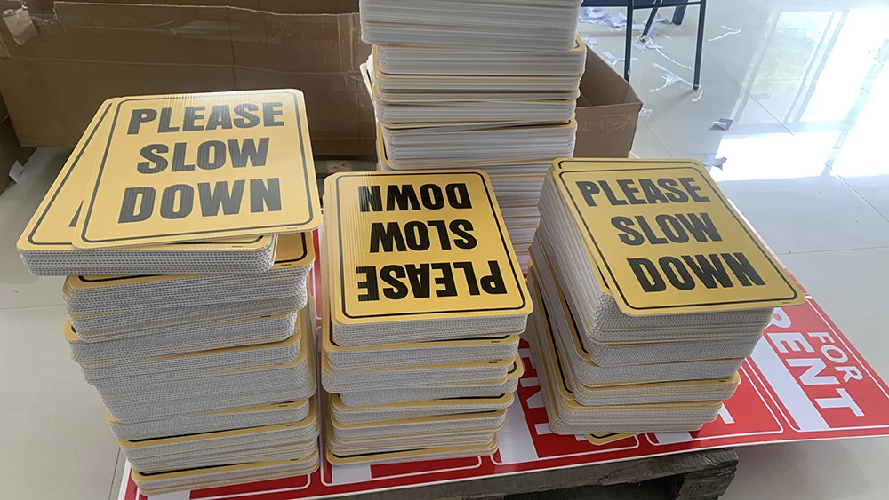 Customize Size And Design Plastic Yard Signs Outdoor Corflute Yard ...