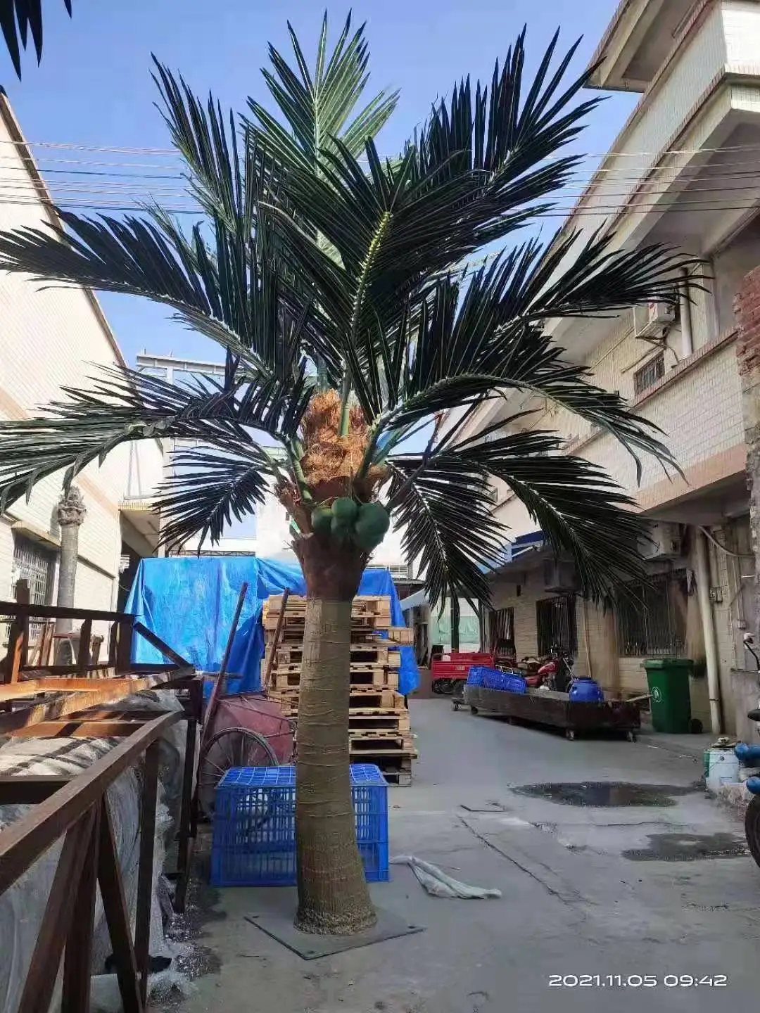 Wholesale Artificial Plastic Outdoor Coconut Palm Tree for Garden ...