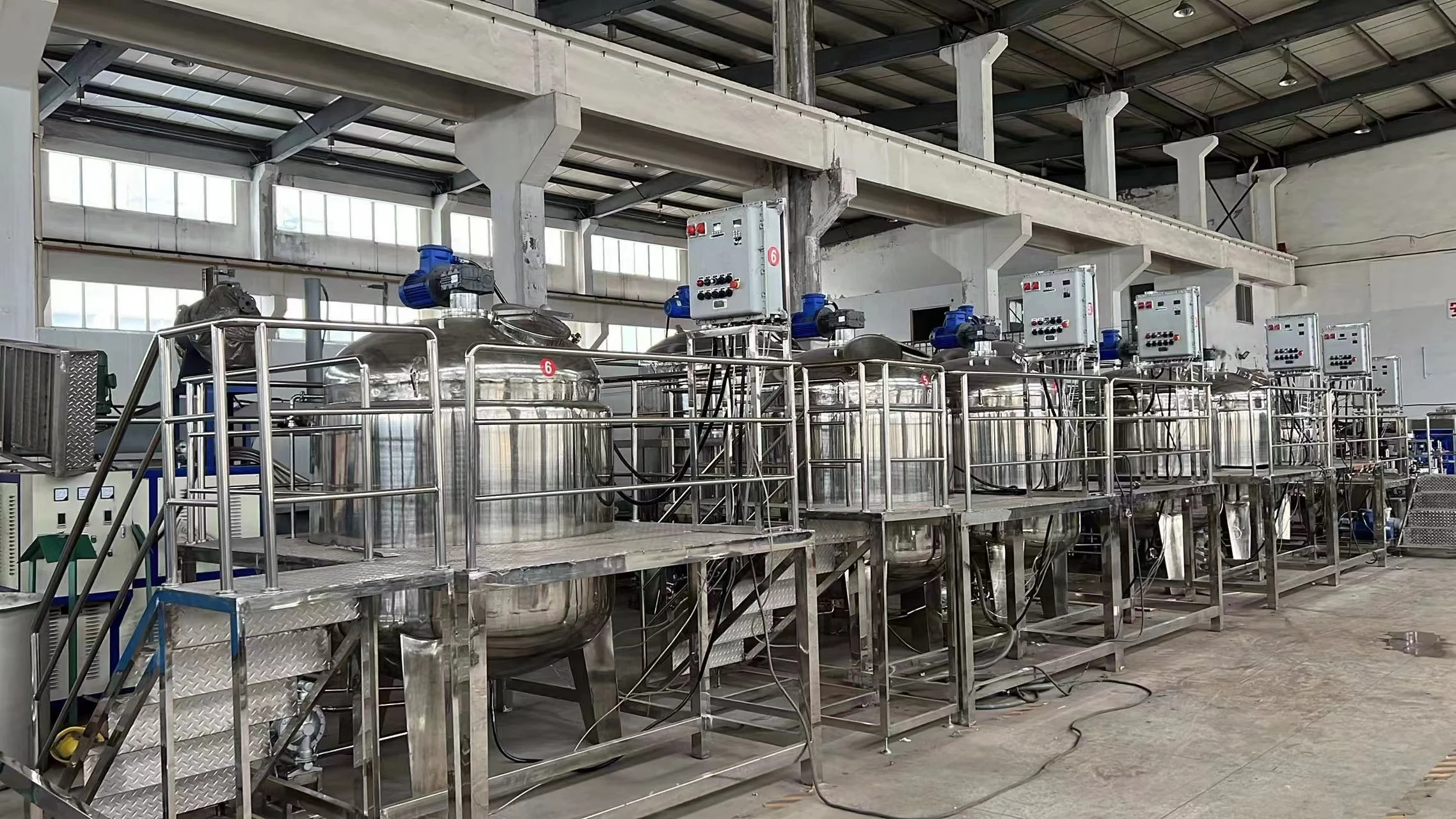 Vacuum Homogenizing Emulsifier Mixing Tank Machine - Buy Shampoo Making ...