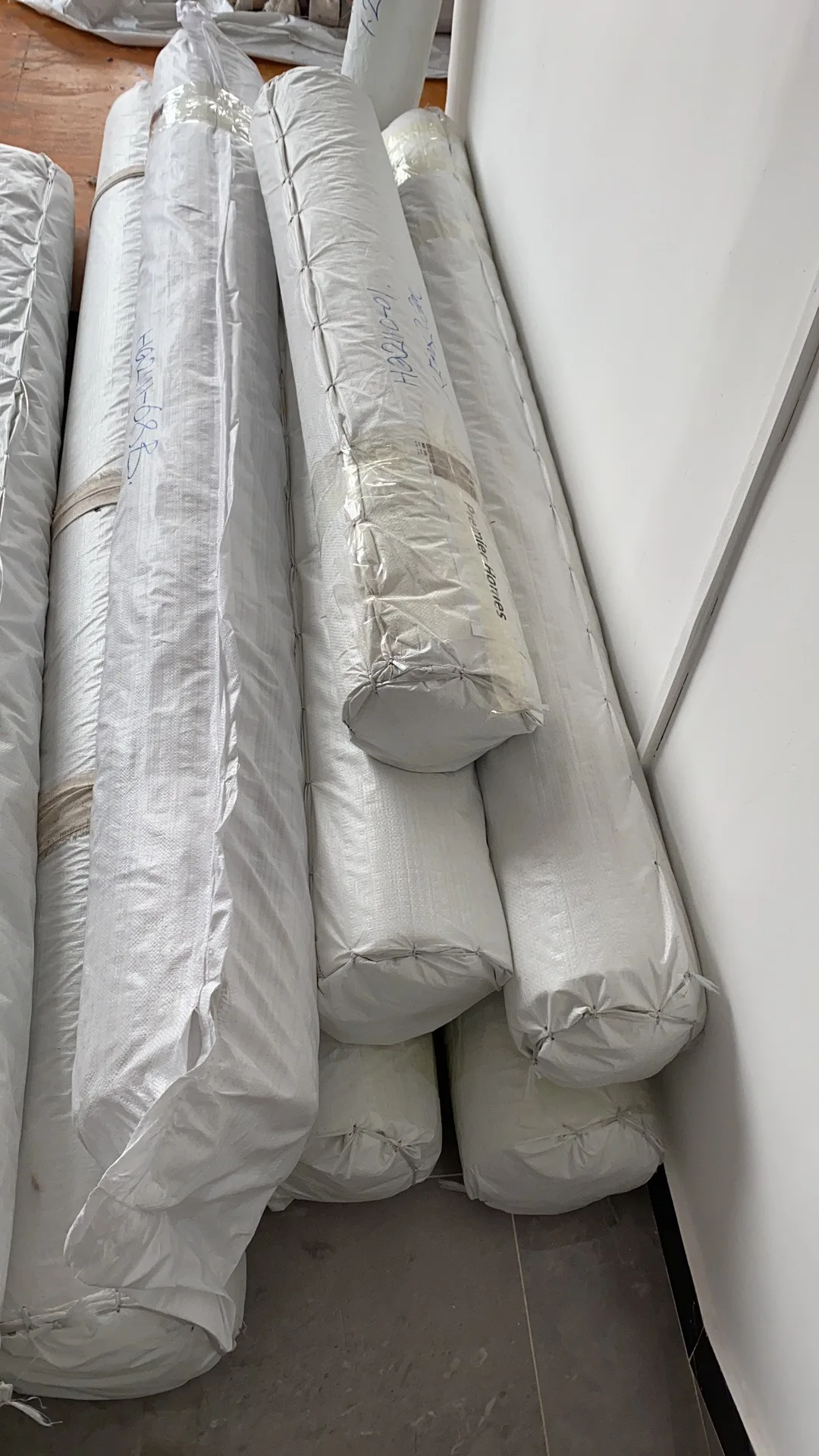 Handmade Tufting White Color Carpet And Rug Custom Design Carpet Rug ...