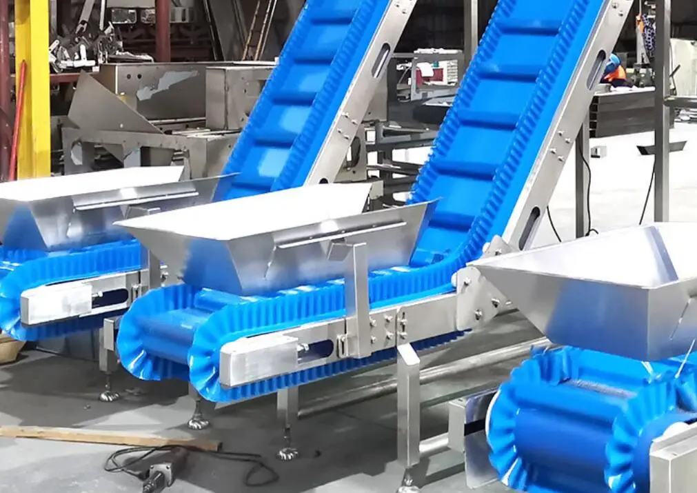 Customized Cleated Belt Conveyor System - Durable & Efficient