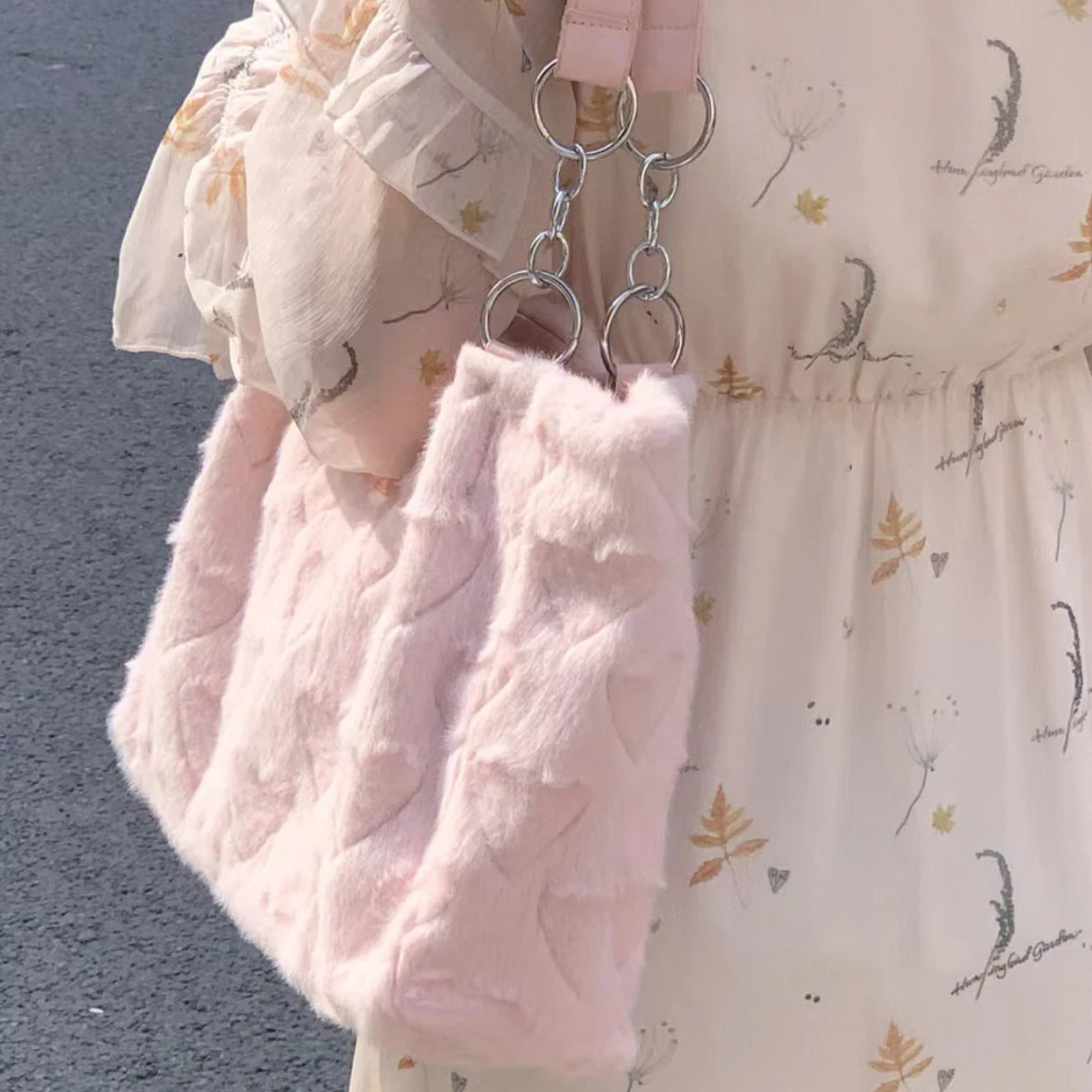 Wholesale Plush Tote Arm Purses Cute Furry Love Heart Large Capacity ...