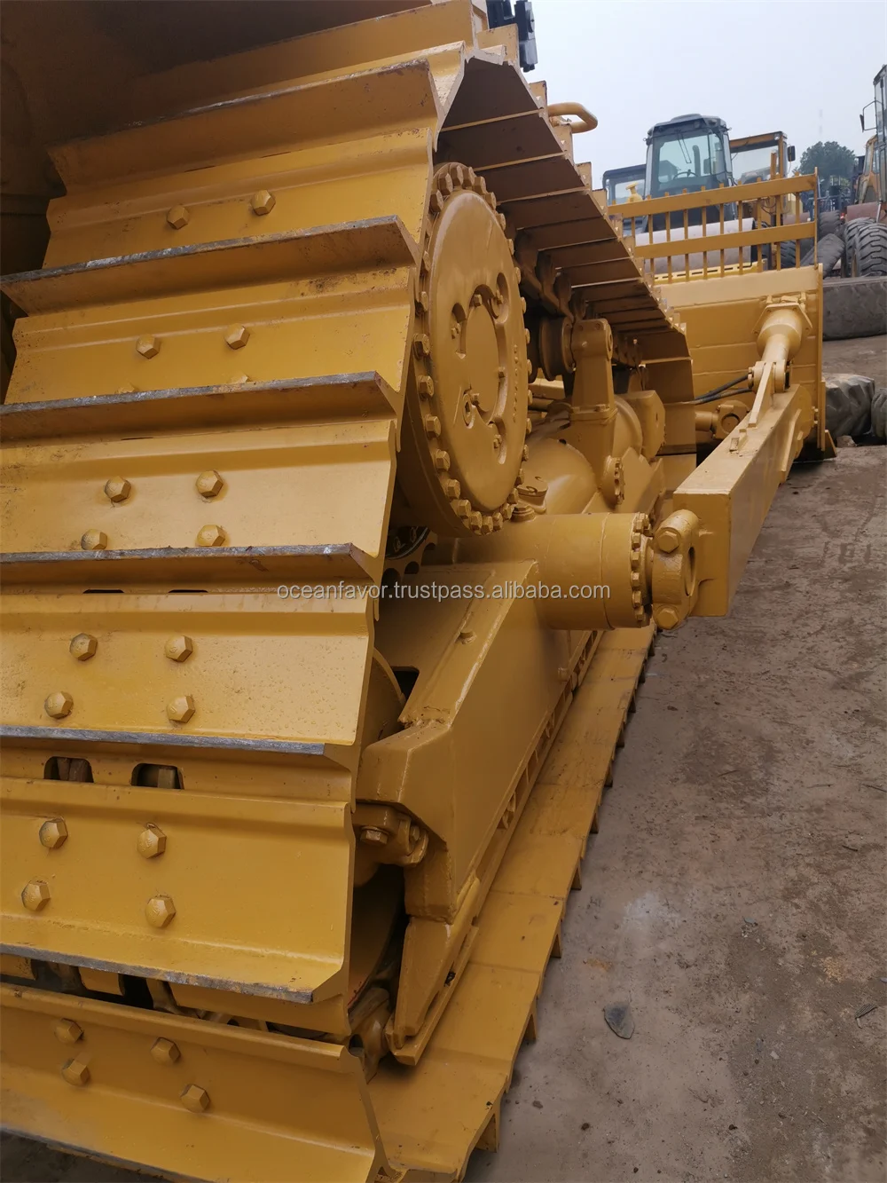 Japan Made Triangle Track Caterpillar D7H Crawler Bulldozer