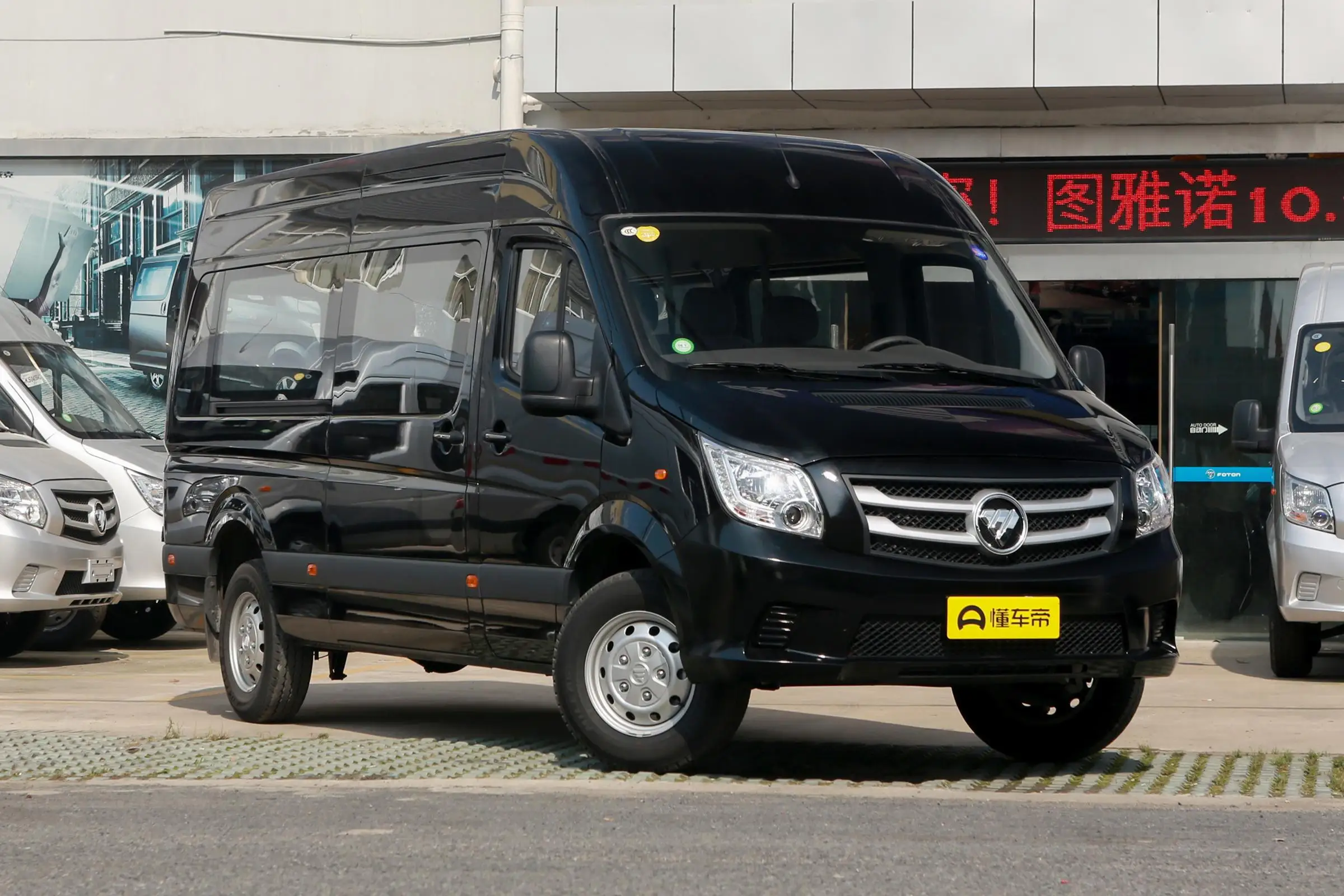 Large Loaded Diesel Luxury Minivans Foton Toano Minibus Van Minibus ...