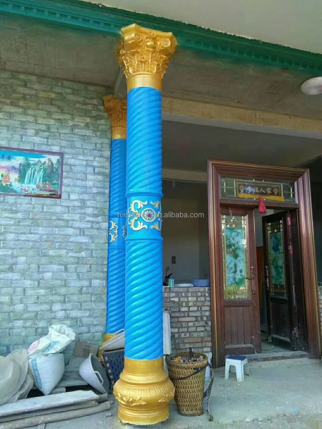 Concrete Pillar Mold with Pedestal - Durable & Versatile