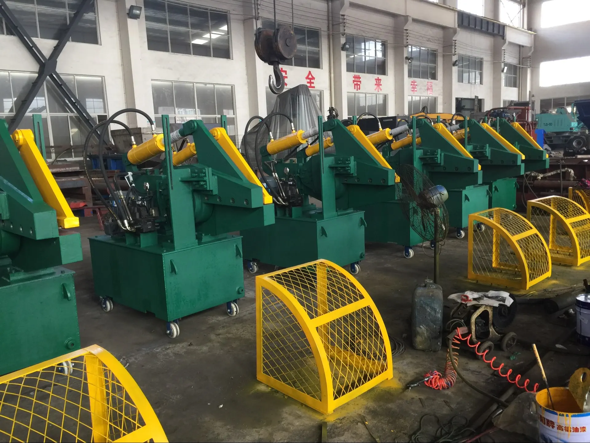 VANEST Hydraulic Cutting Machine - Efficient Scrap Recycling