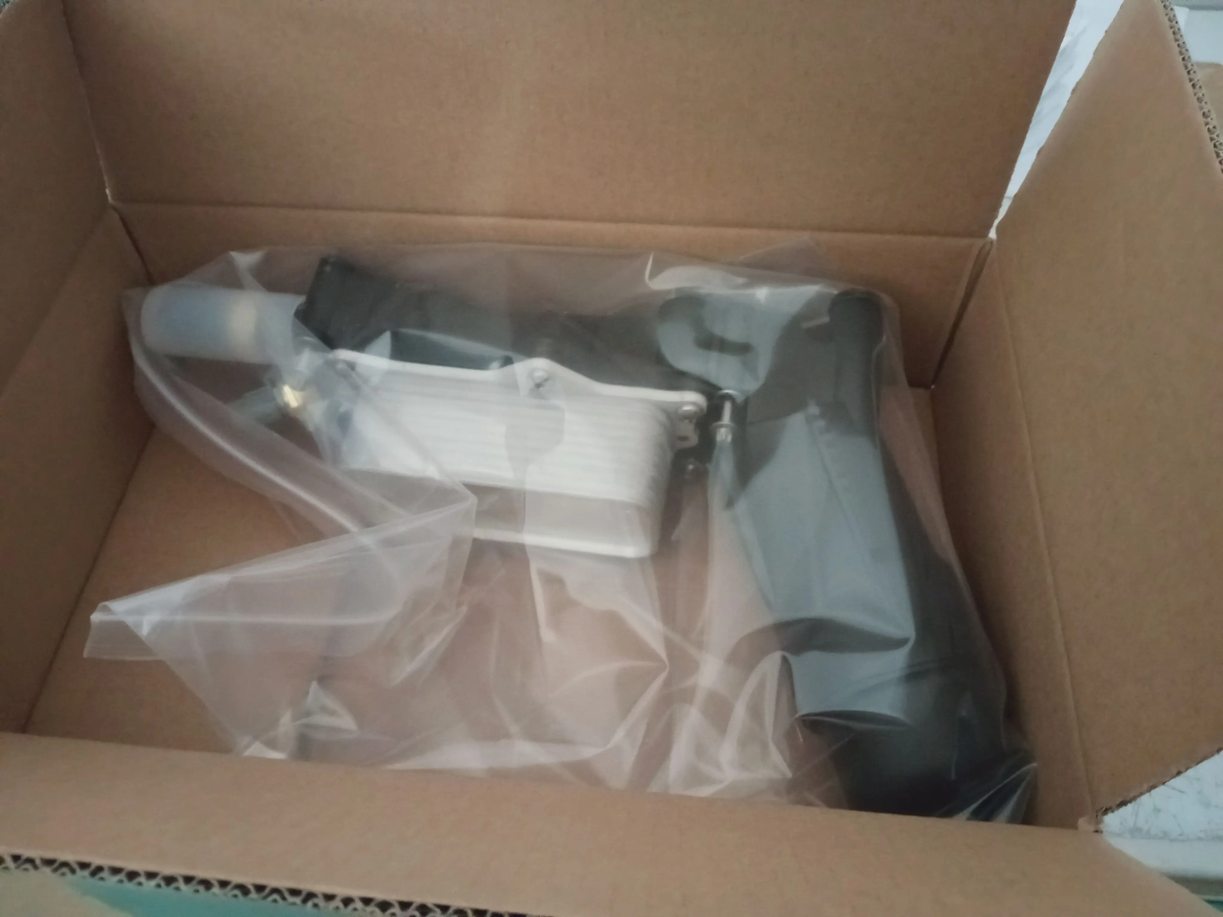 Oil Cooler 2l3z6a642ab F7uz-6a642-ba F7uz-6a642-ea For F150 Super Duty ...