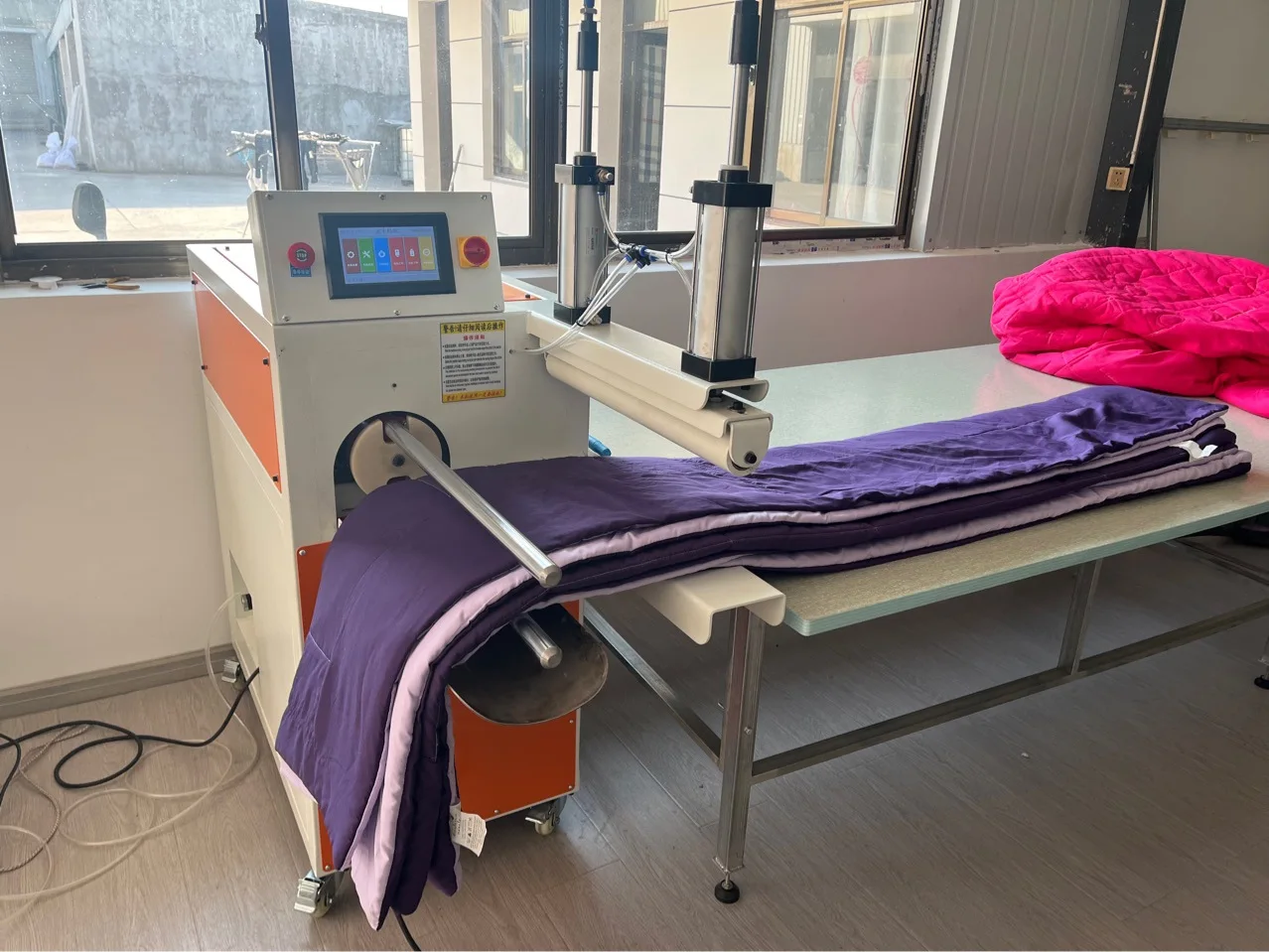 Quilt Rolling Packing Machine - High Efficiency & Accuracy