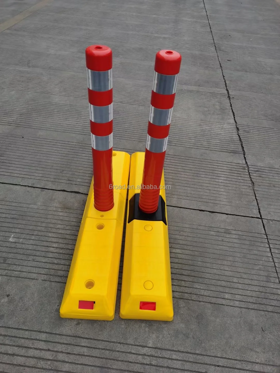TPU Lane Separators - Durable, Flexible Road Dividers