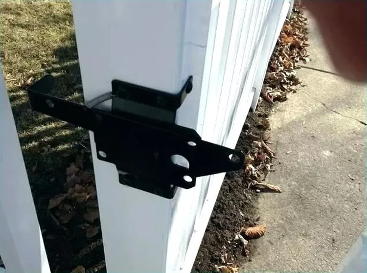 HILLMASTER Heavy Duty Gate Latch for Wooden Fence Post Mount Automatic ...