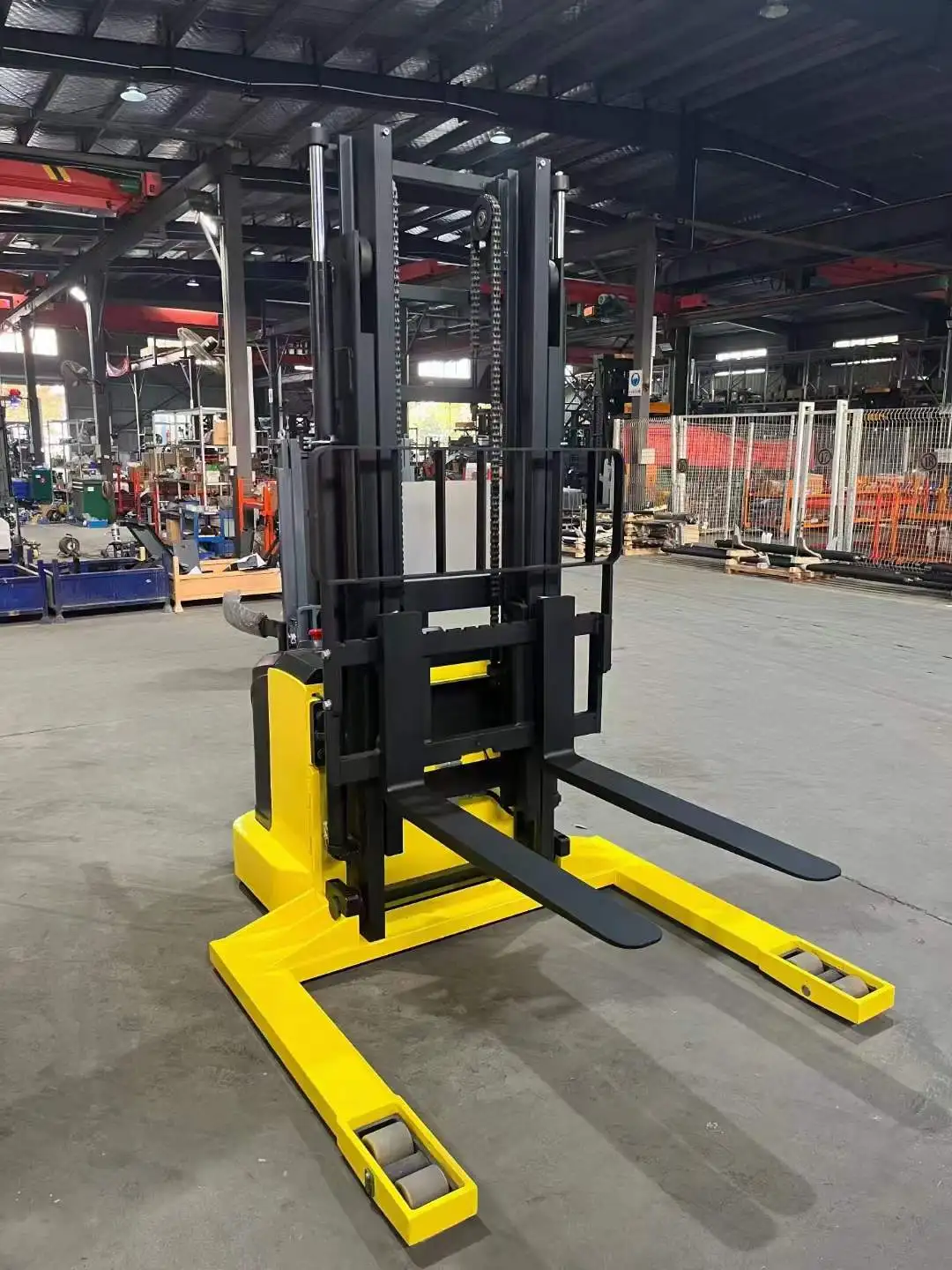 Apilador Electrico 1.5 Ton 2ton Electric Straddle Stacker - Buy Straddle Stacker Double Electric ...