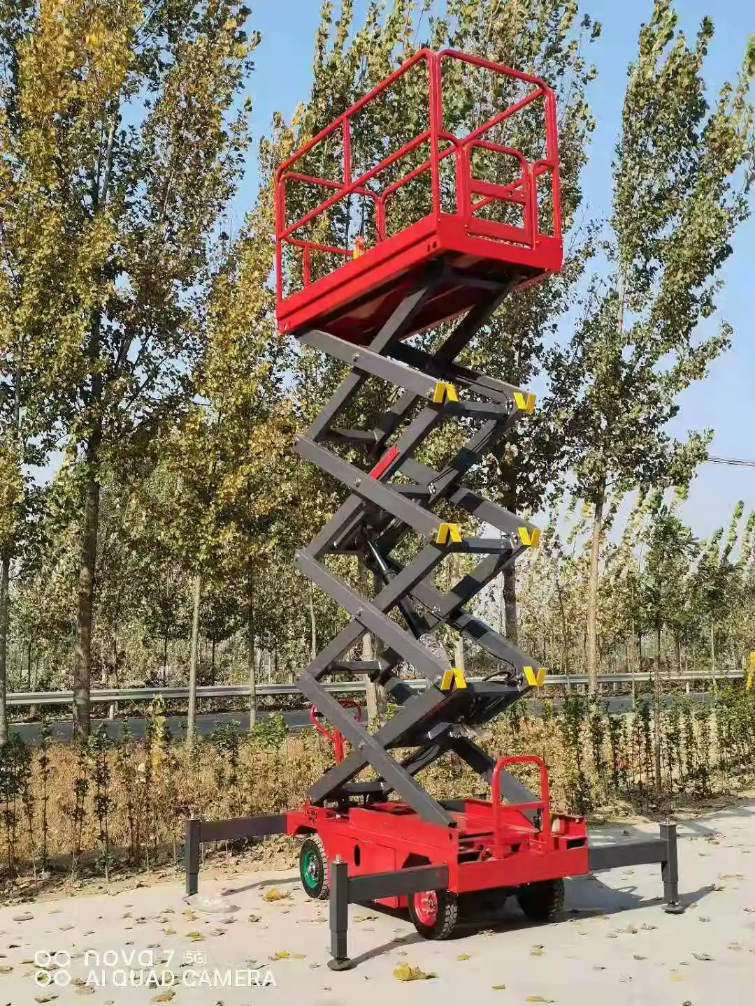 Hydraulic Mobile Electric Scissor Lift - 18M Height