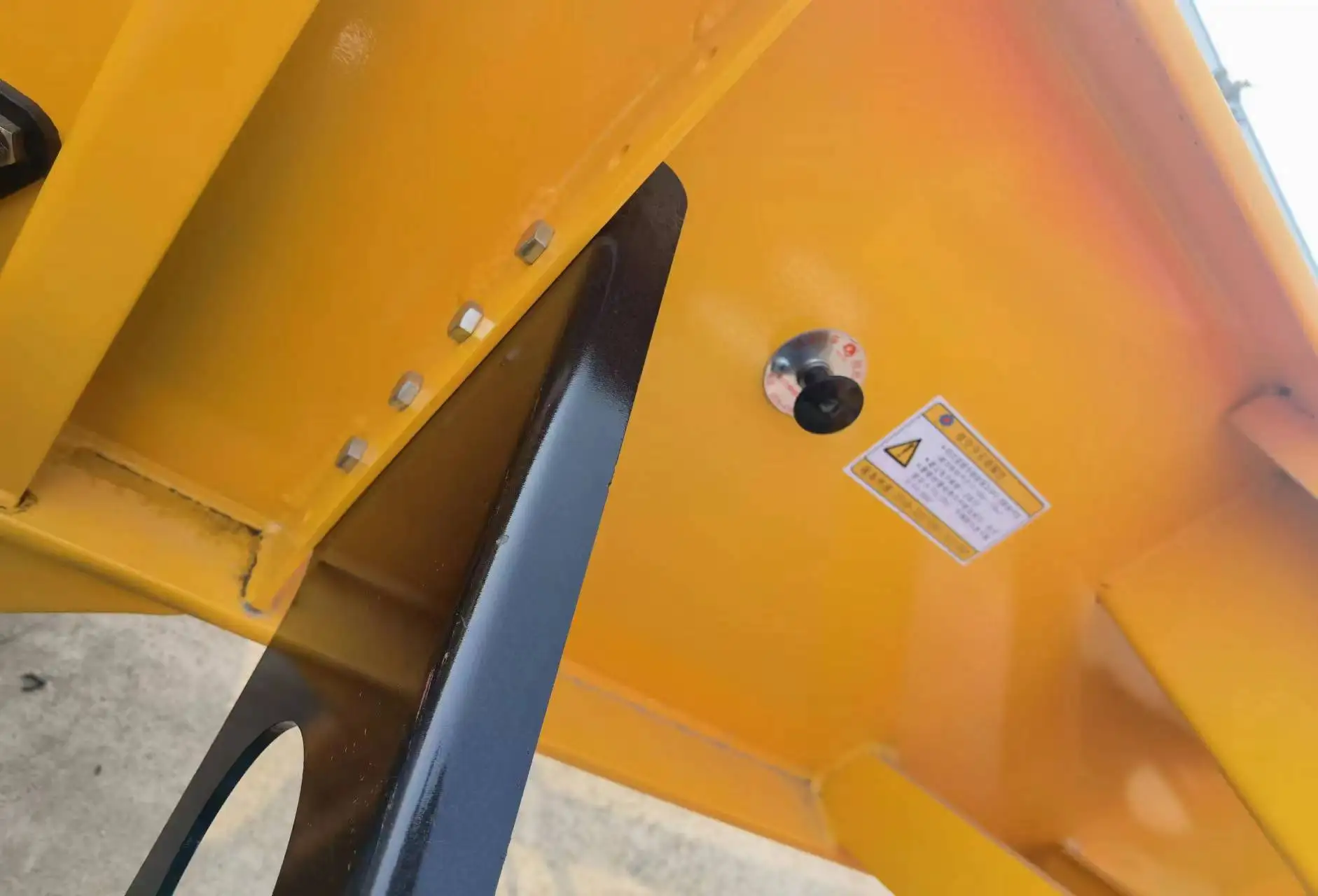 Tri- Axle 20ft/40ft Container Skeleton Container Truck Semi Trailer ...