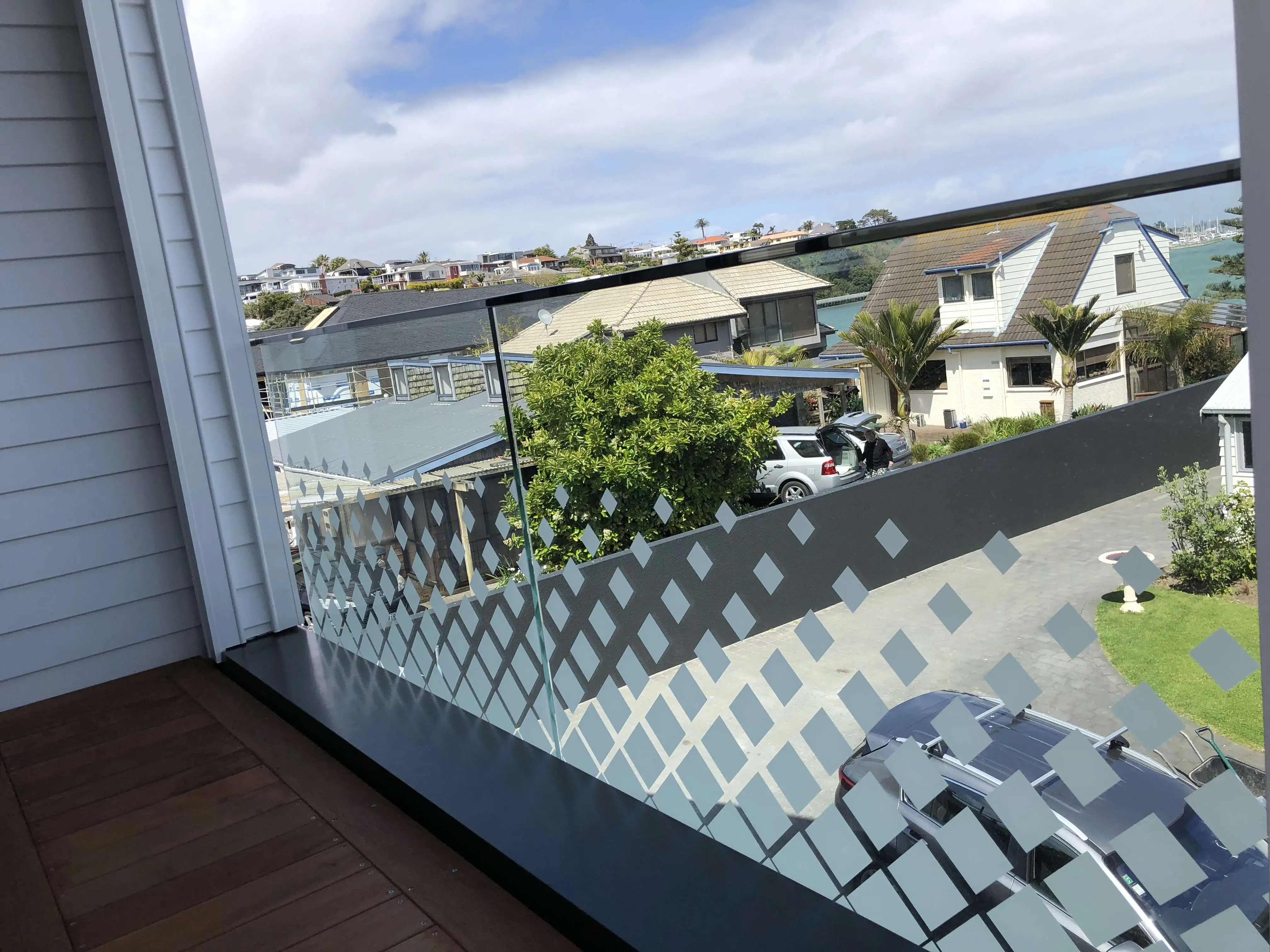 Modern Floating Tempered Glass Wooden Staircase Steps And Railing ...