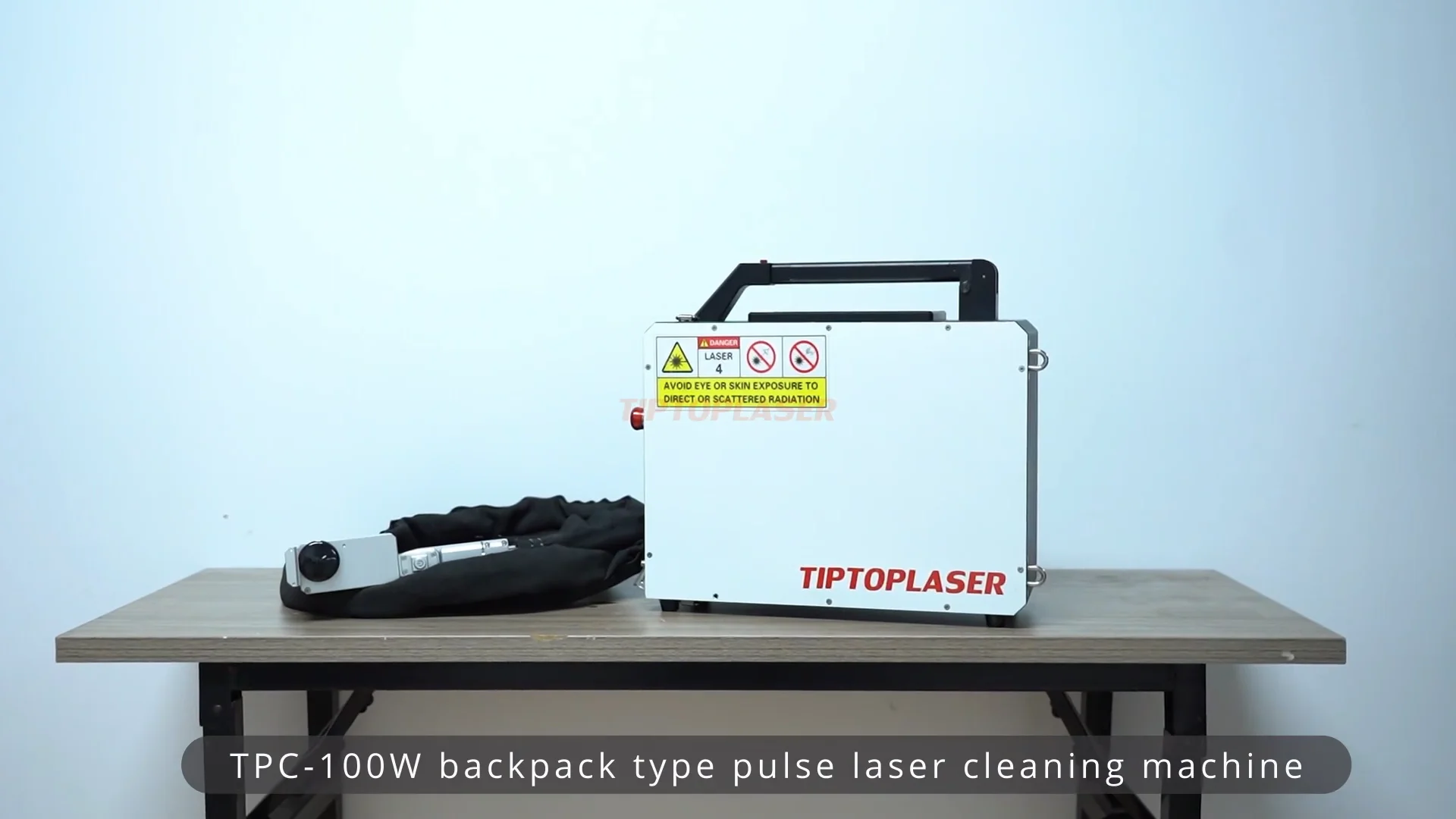 Oil Stain Laser Cleaning Machine 100w 200w 300w 500w Pulse Fiber Laser Cleaning Machine Rust ...