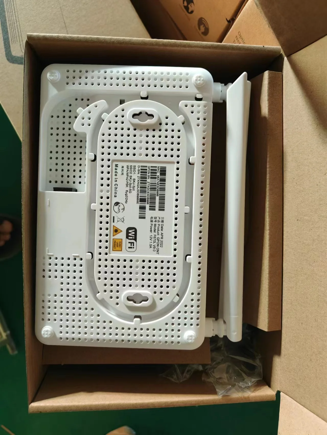 New Zxhn F670l V9.0 4ge 1pots 2.4g 5g Dual Band Wifi Gpon Onu ...