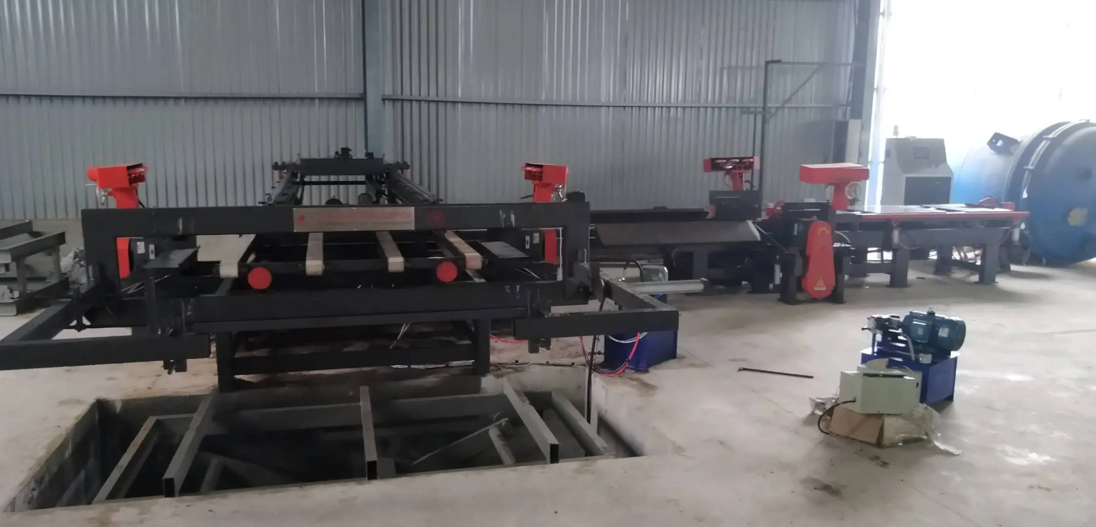 Four-sides Sawer With Cleaner Edge Sawing Machinery/edge Trimming ...