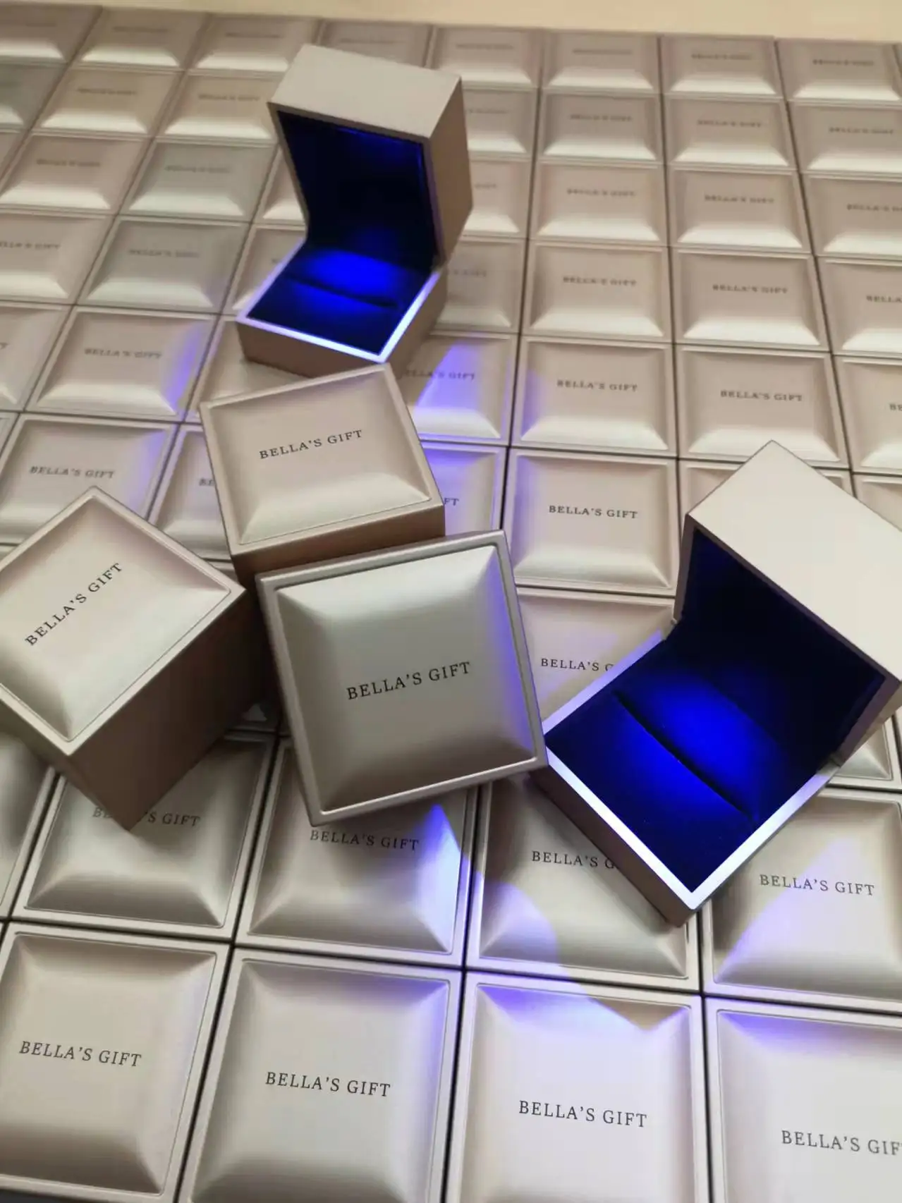 Luxury Black Customized Jewelry Box with LED Light Ring