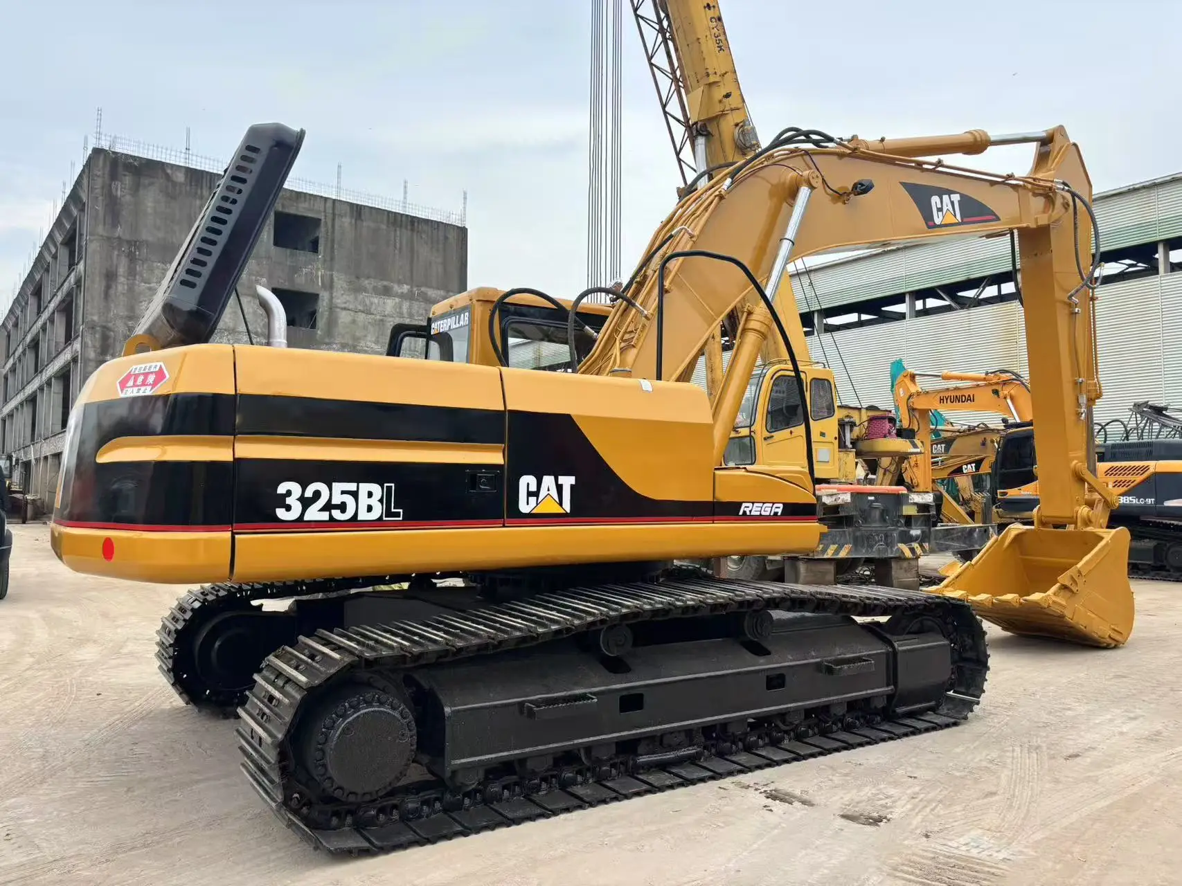 Used 25 Ton Medium Excavator Japan Original Cat 325B Crawler ...