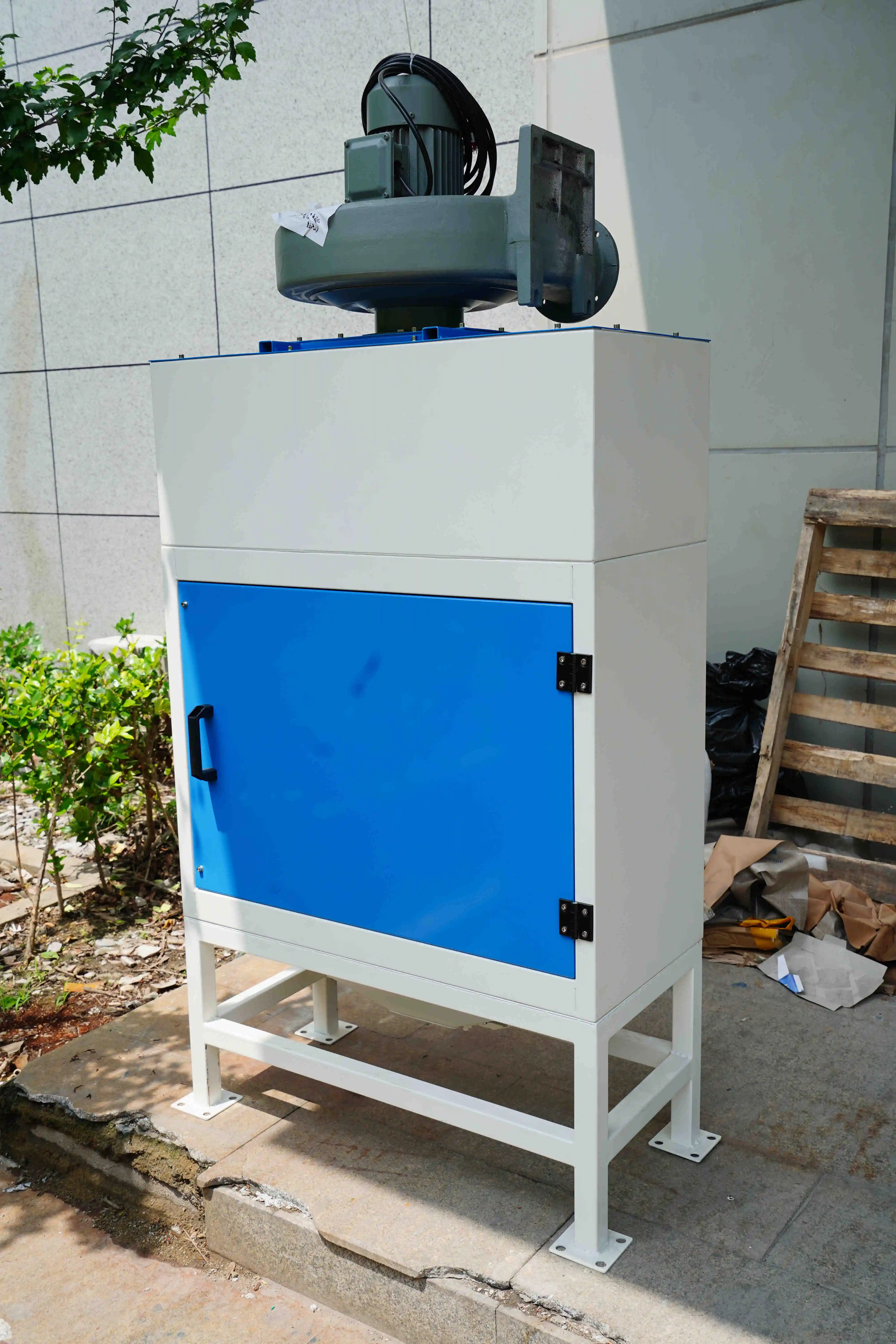 Sandblaster Automatic Rotary Table Sand Blasting Machine For Wheel Rim ...