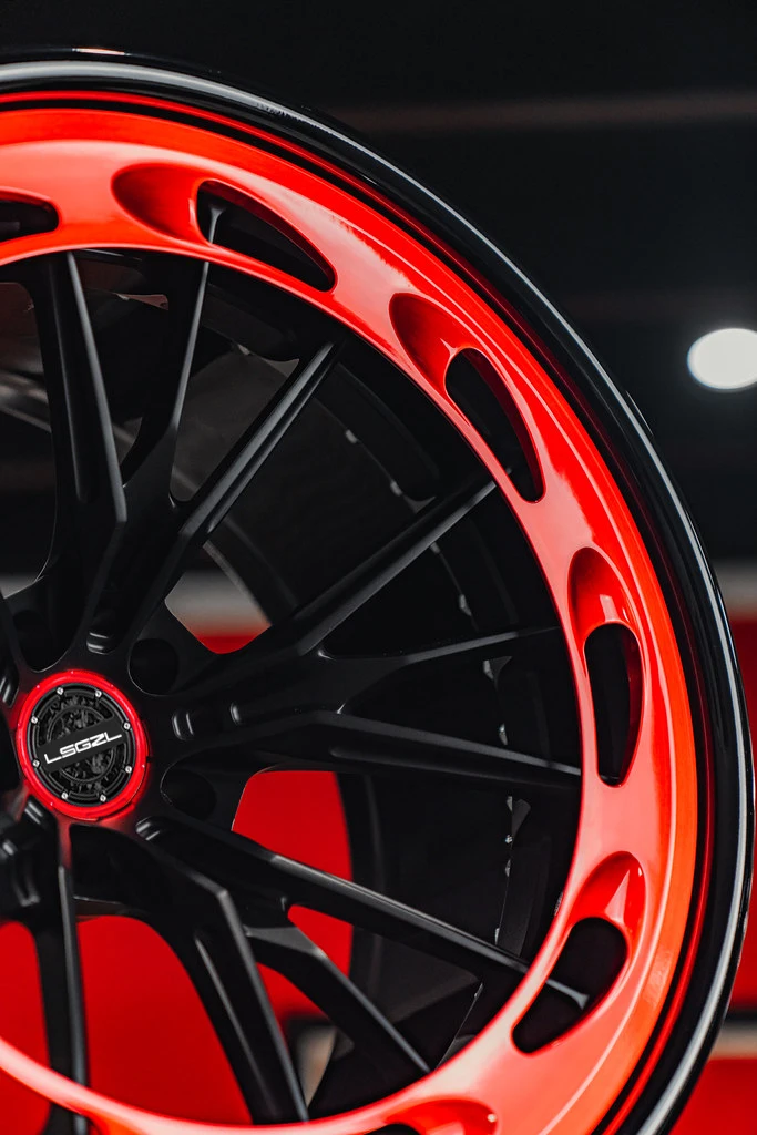 Custom Forged Alloy Rims - Upgrade Your Ferrari Wheels