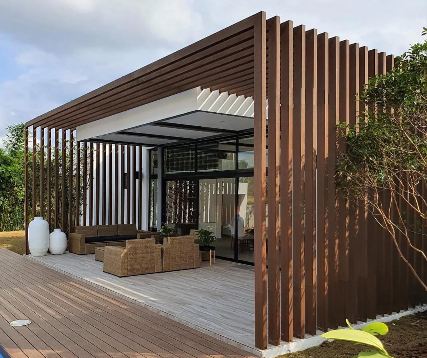 100*53 /60*42 WPC Post Square Tube Sun Shade Pergola| Alibaba.com