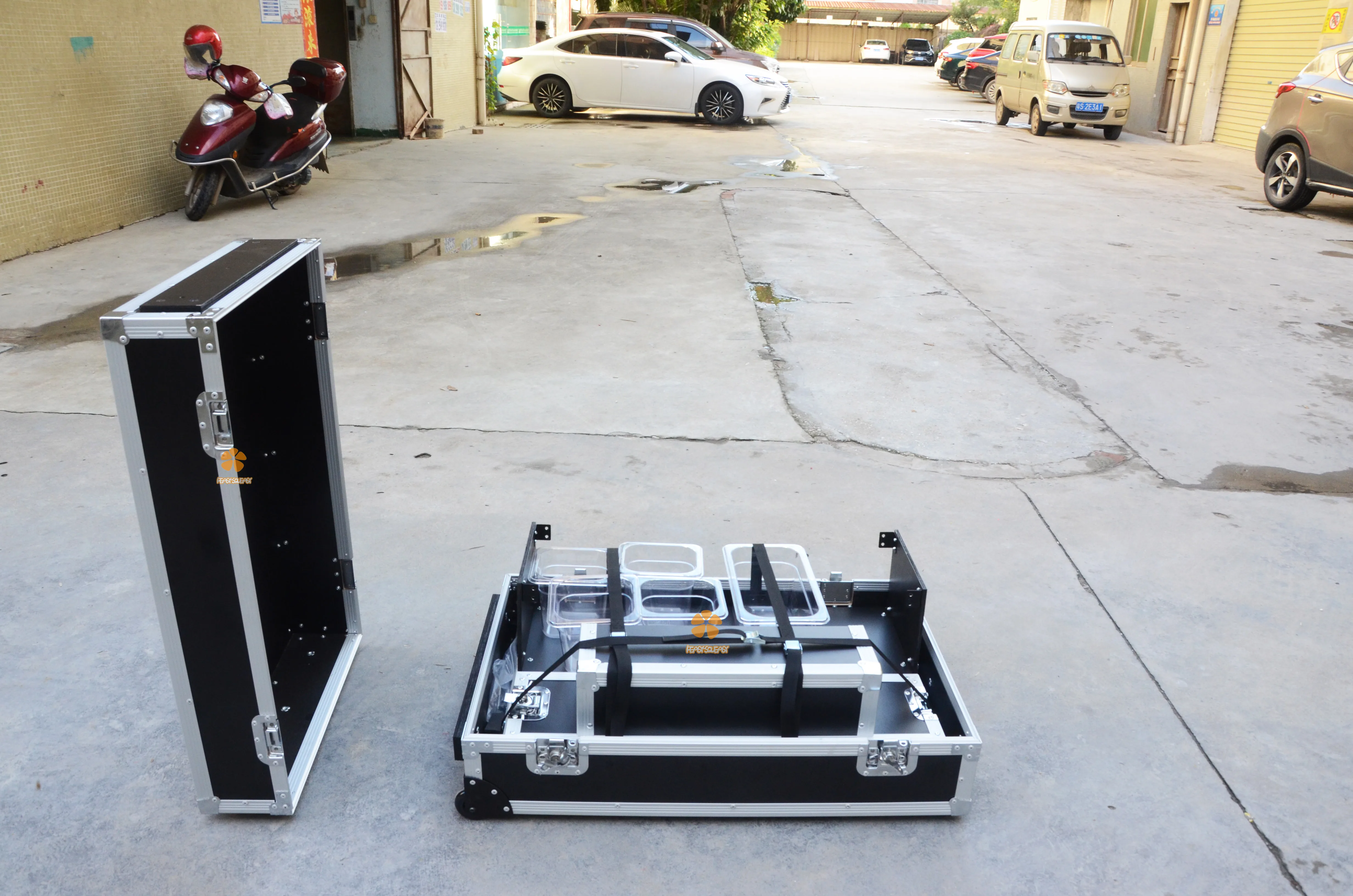 Mobile Bar Flight Case - Durable, Waterproof & Customizable