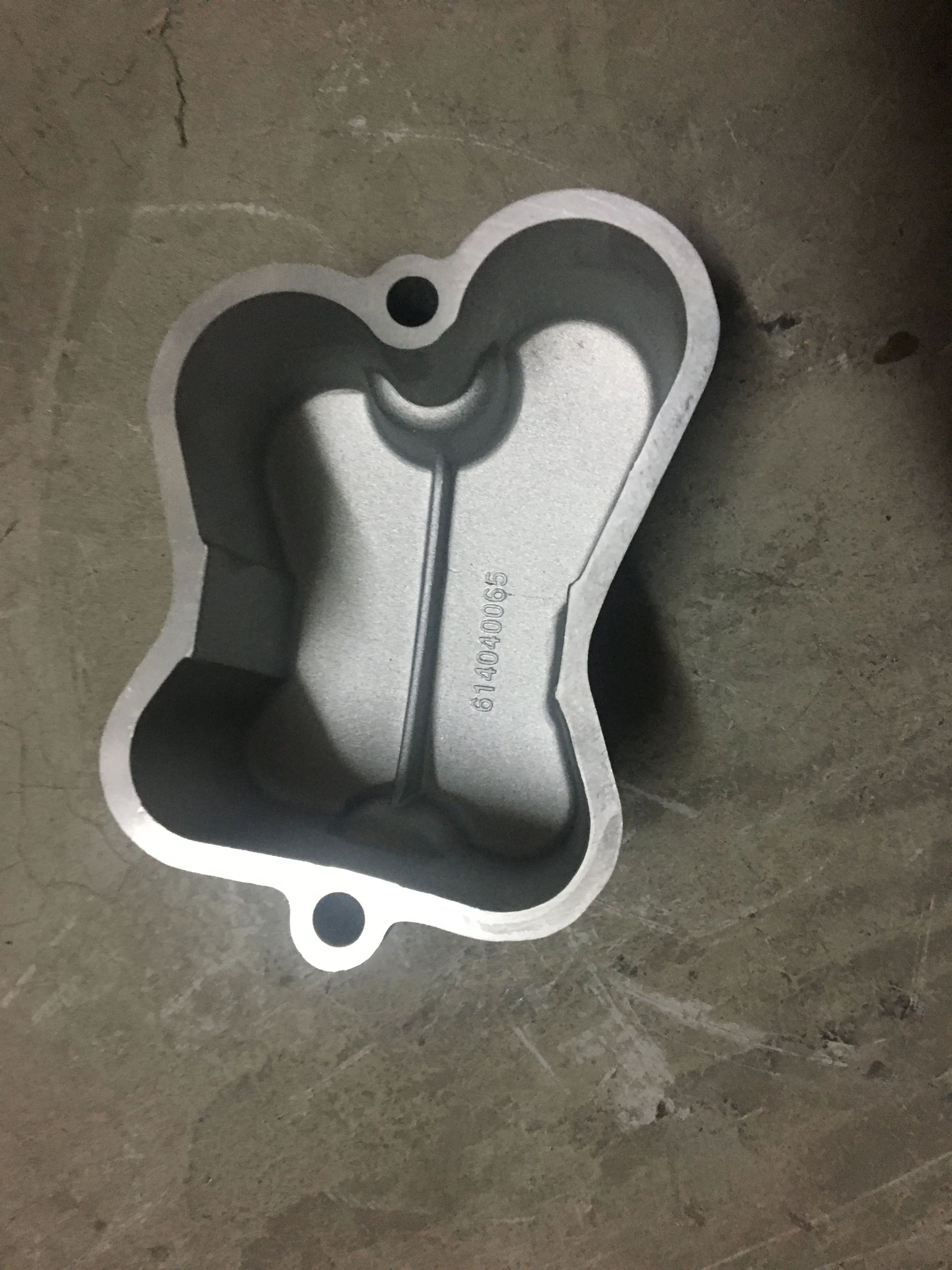 614040065 Sinotruk Howo Truck Parts Howo Cylinder Head Cover - Buy ...