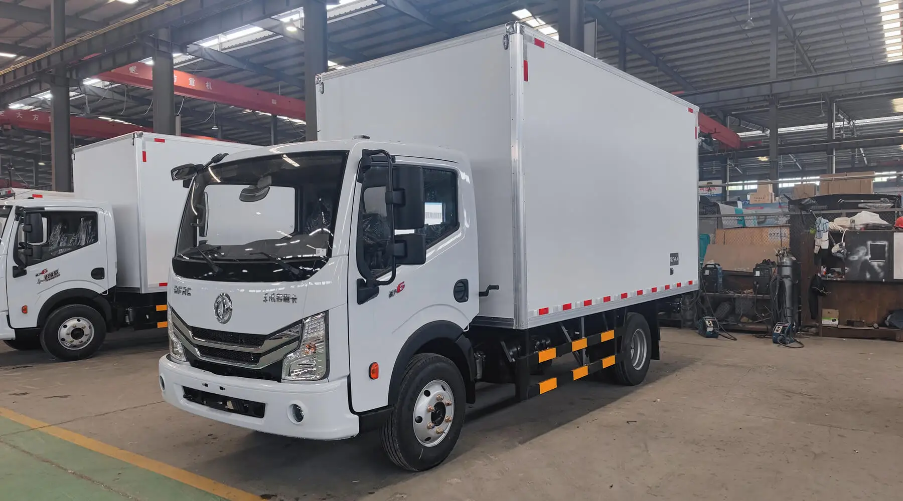 Dongfeng Dfac Duolika Refrigerated Van Truck Freezer Box Truck For Food ...