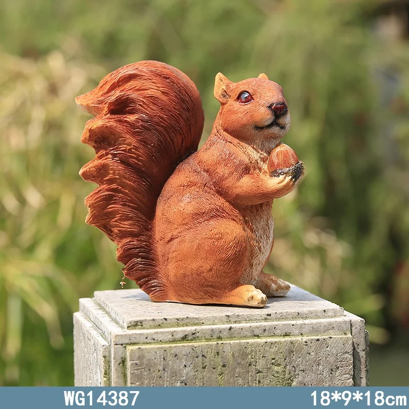 Cute Resin Crafts Squirrel Statue Creative Animal Ornament for Garden ...