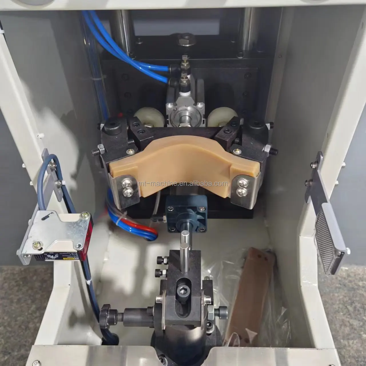 Mt Efficient Single Station Shoe Last Delasting Machine & Fully ...