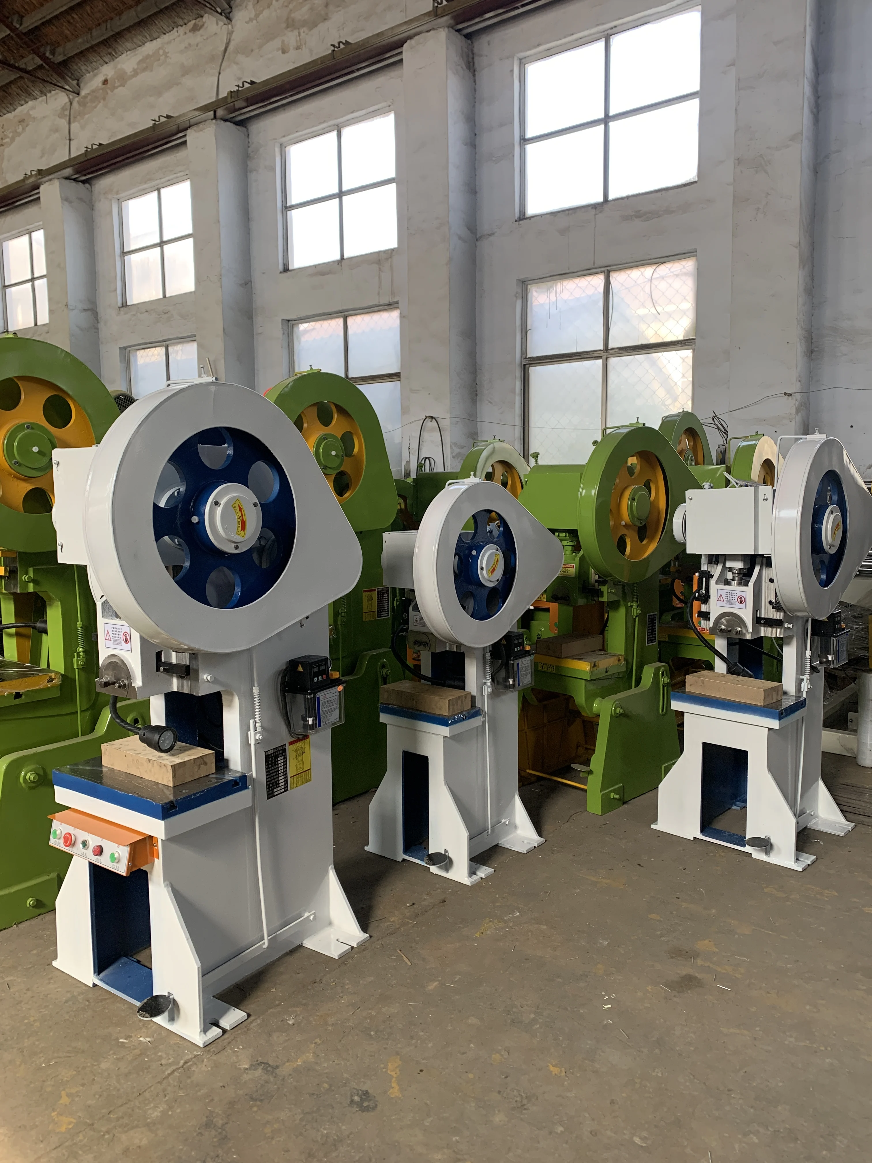 APA 80 Ton Heavy Duty Metal Punching Press CNC Power Press Fixed Table ...