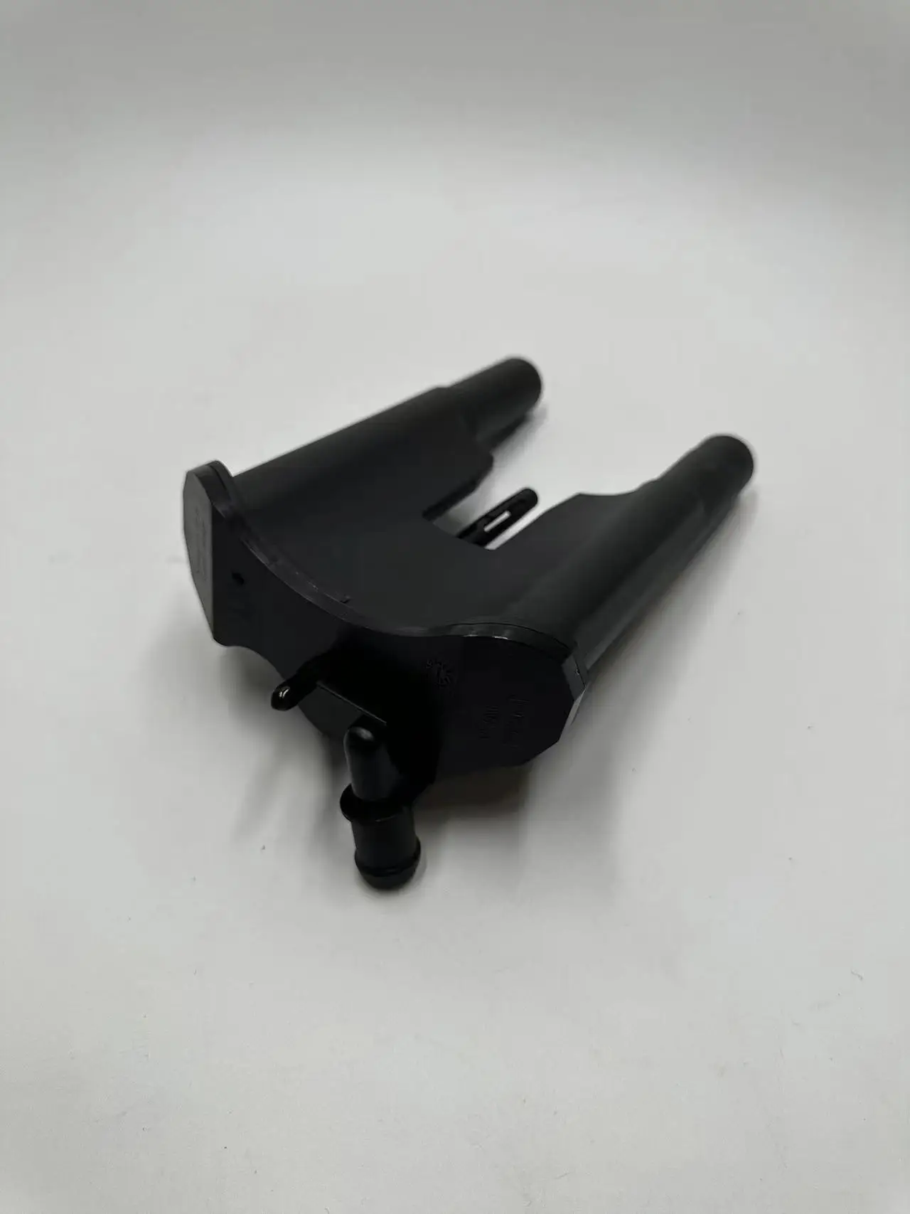 Magister品牌汽车零件曲轴箱油分离器JDE9860适合路虎揽胜运动发现OE LR054999 LR013287| Alibaba.com