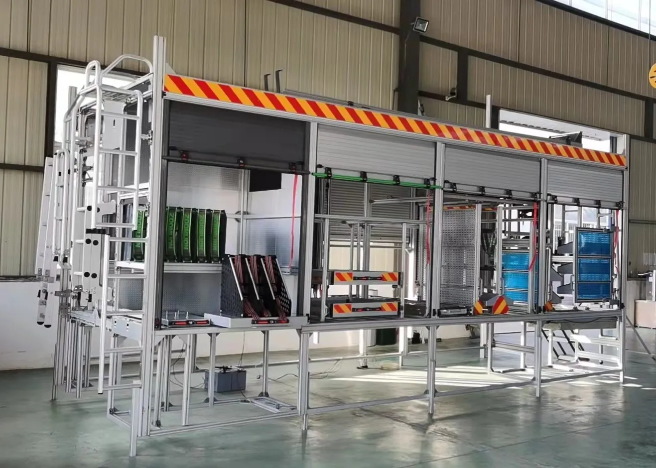 Crew Cabin with 4 air Respirator Seats 7 Seat for Fire Fighting Vehicle ...