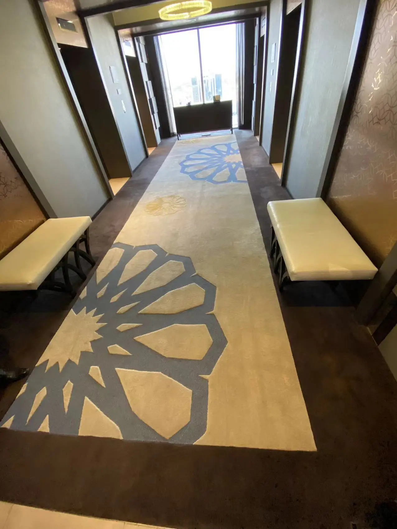 100% Wool Hand Made Tufted Carpet - Perfect for Living Room