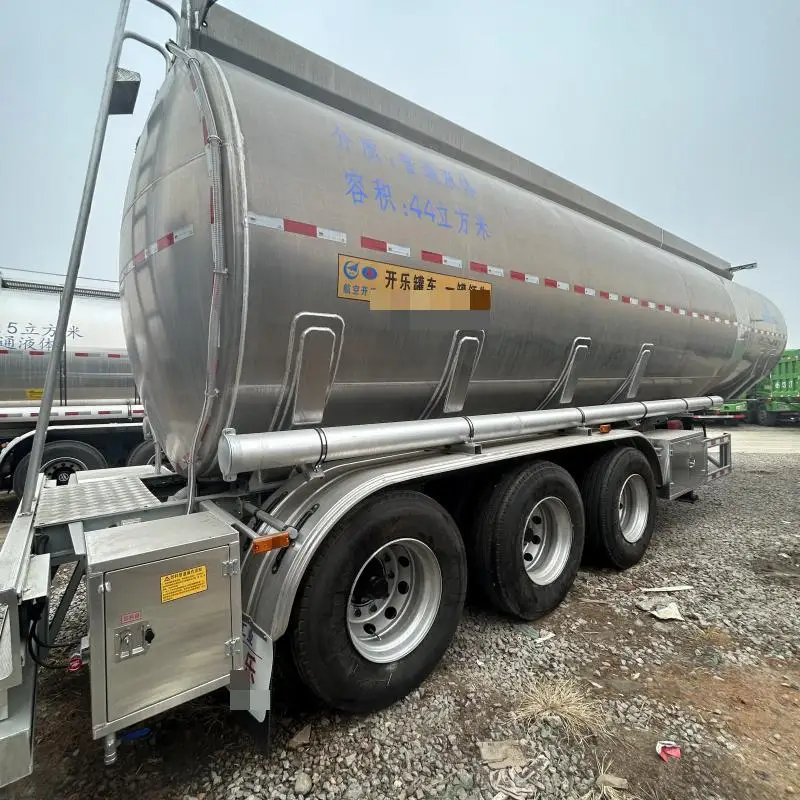 3 Axles Liquid Tank Semi-trailer 44cbm Steel Truck Trailers Tanker Semi ...
