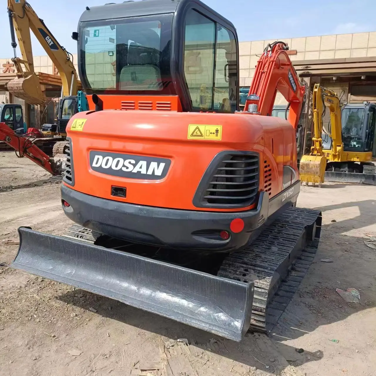 Used Hitachi Mini Doosan DX60 DH60 Crawler Excavator in Good Condition ...