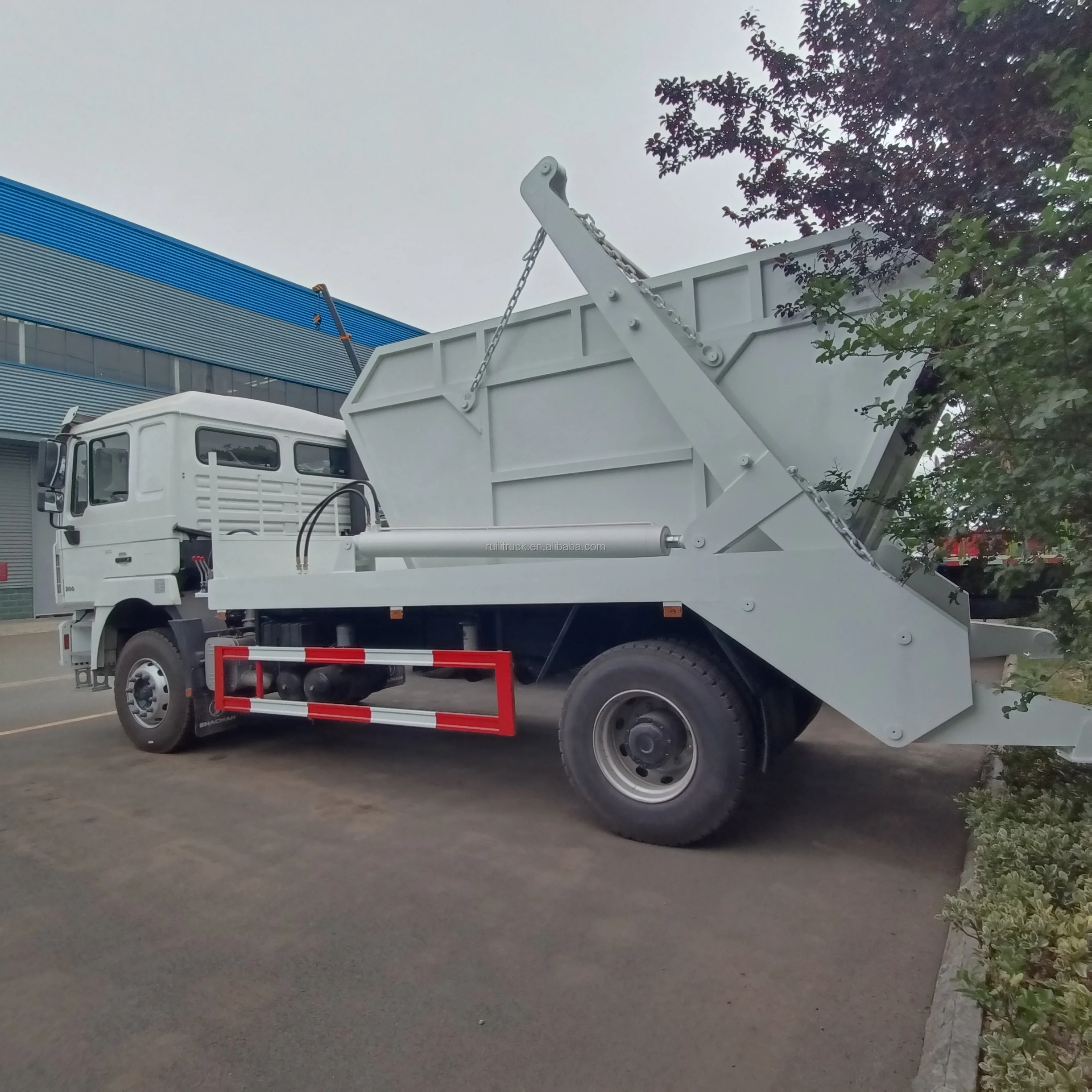 Shacman Roll On Roll Off Garbage Container Loading Swing Arm Garbage ...