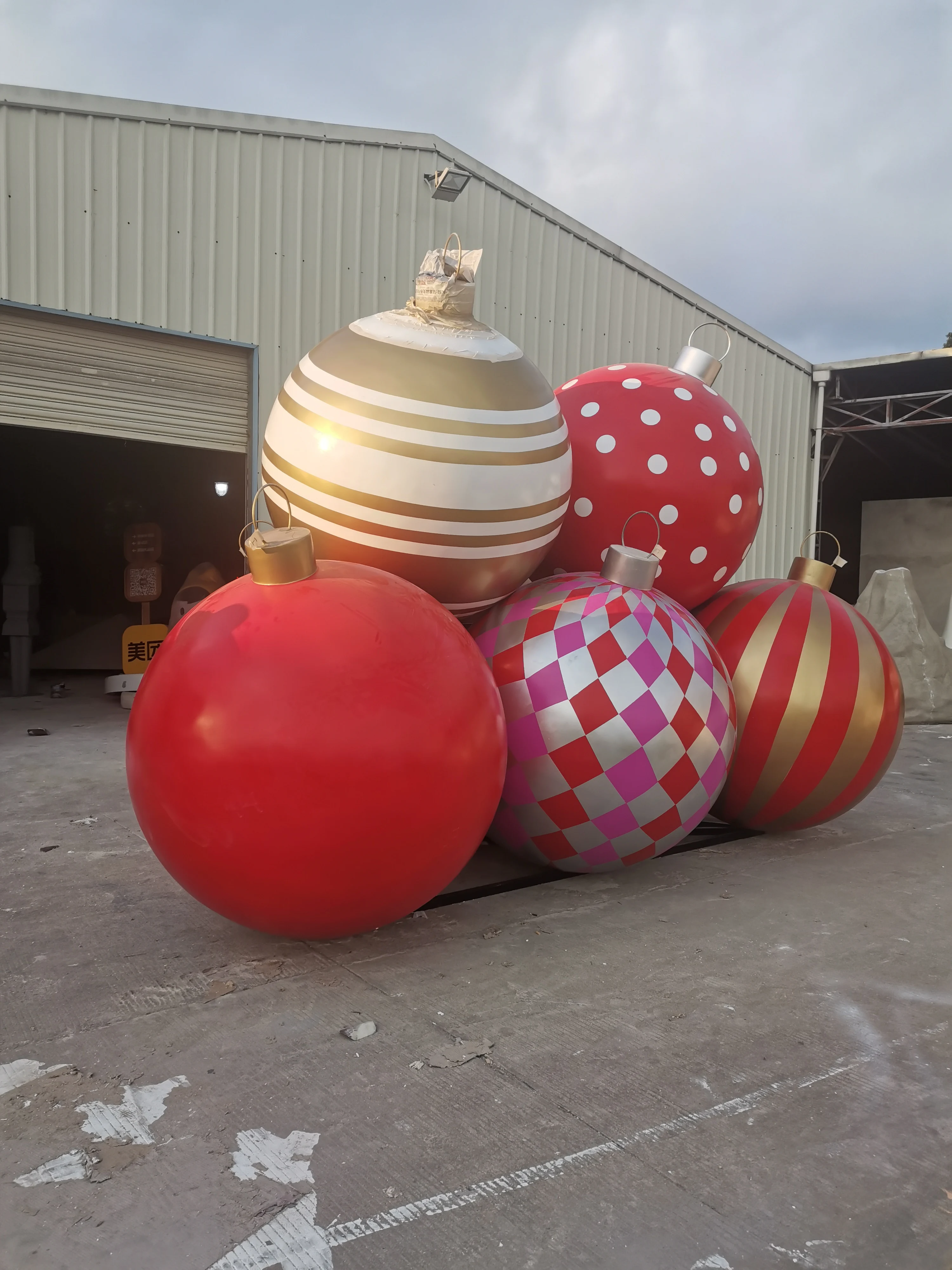 Giant Christmas Decoration Balls - Unique & Eco-friendly
